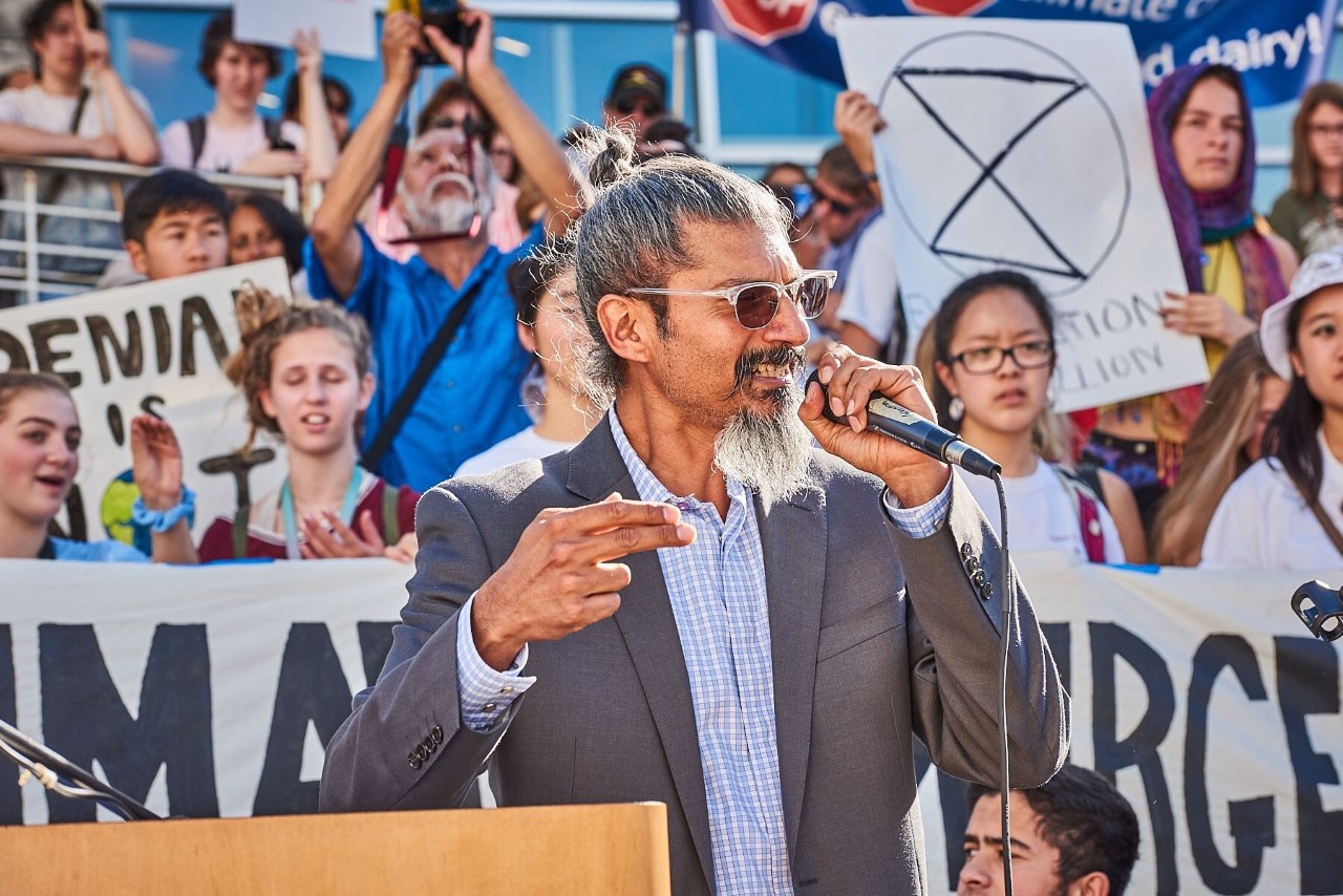 Shahid Buttar is back and wants war with the Democrats