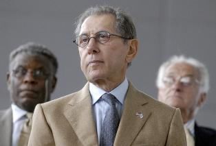 Humanitarian Murray Lender, Member of Iconic Bagel Business Family ...