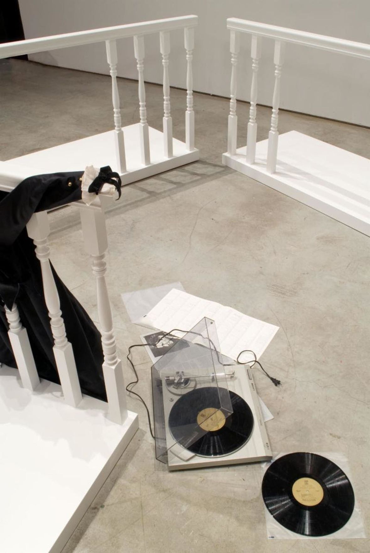 Sculptor Tom Burr redefines portraiture in Wadsworth Atheneum exhibit