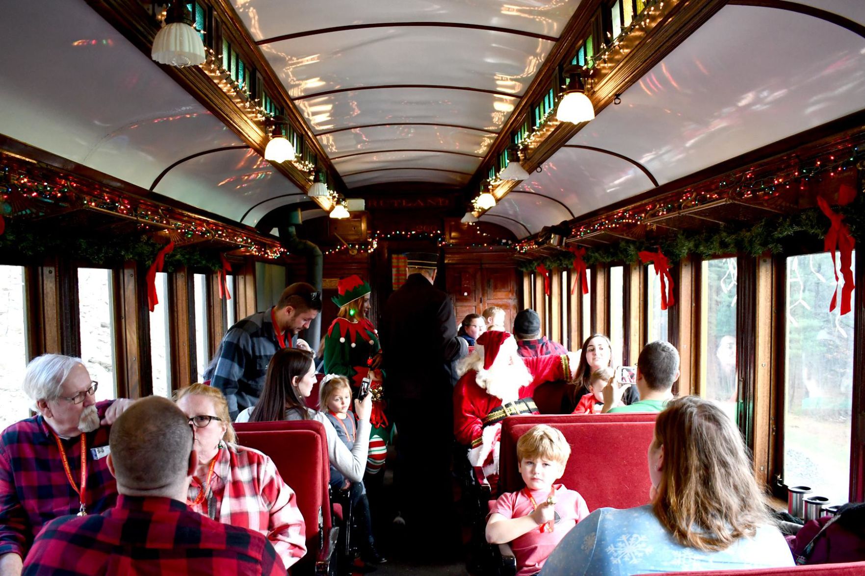 Thomaston rairoad museum holds holiday weekend train rides