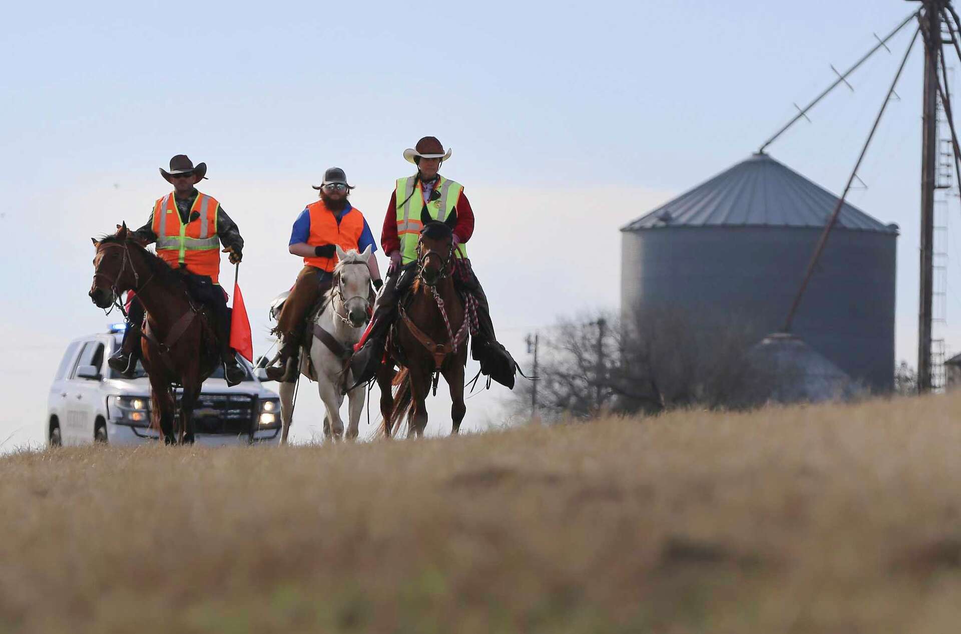 ‘Cowboy tradition alive’: Trail riders mount up and take the scenic ...