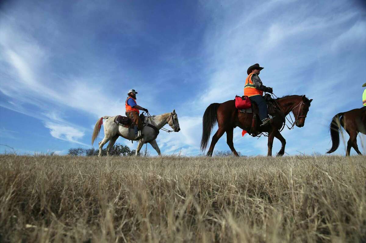 ‘Cowboy tradition alive’: Trail riders mount up and take the scenic ...
