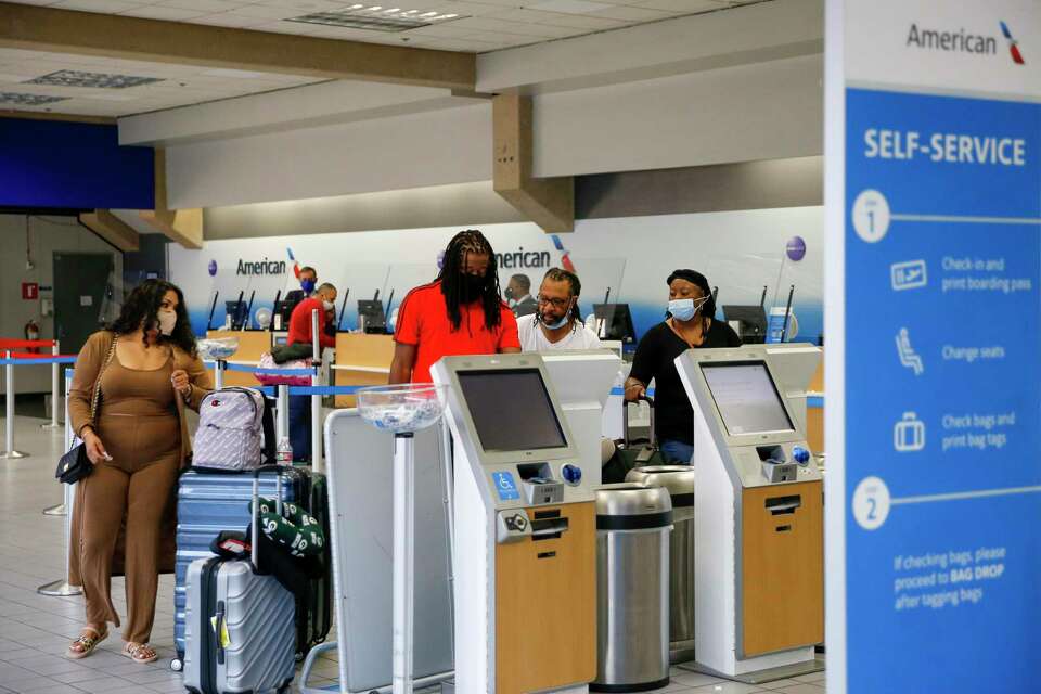 Houston and DFW airports face delays after ground stops