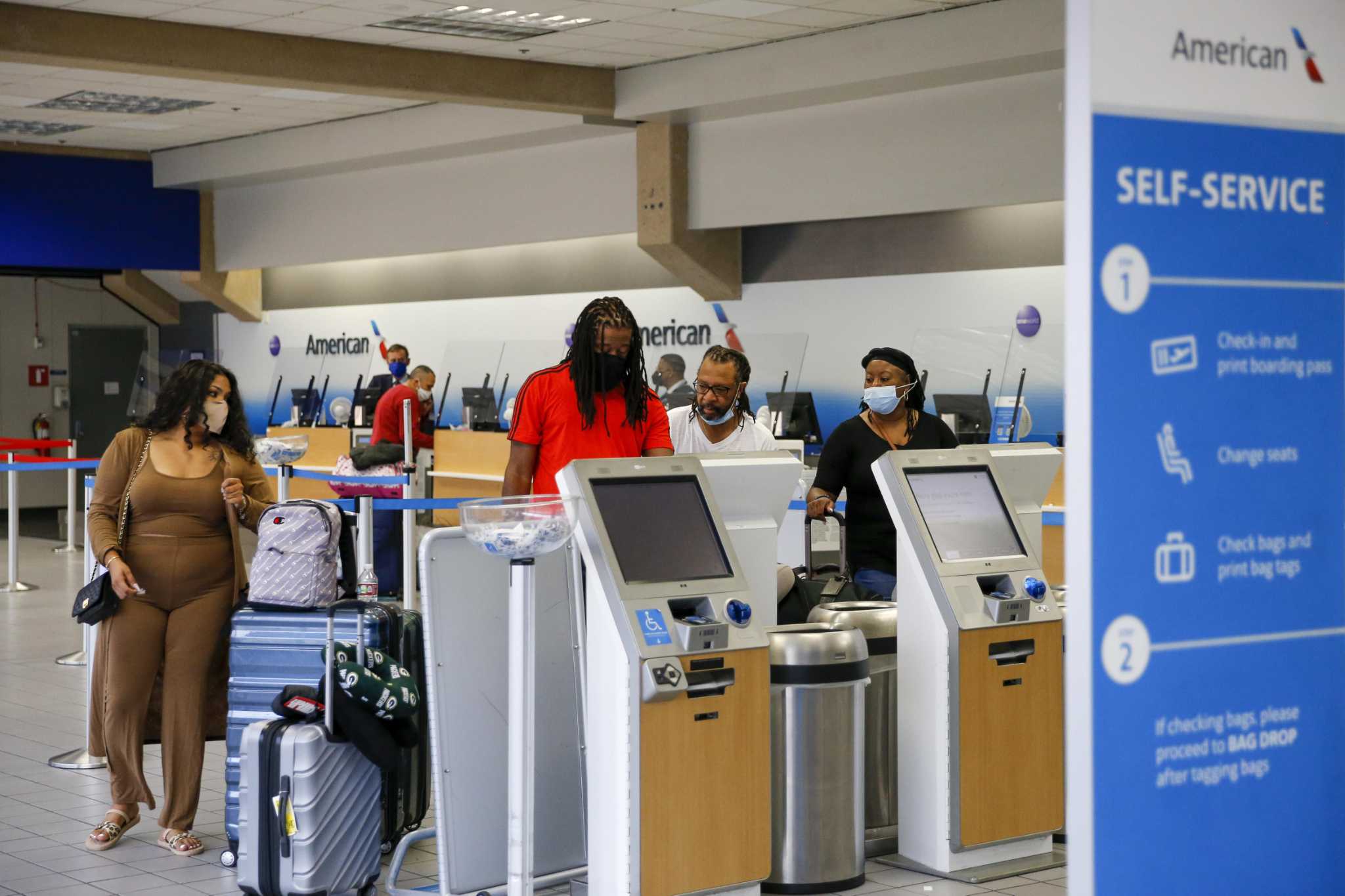 Houston and DFW airports face delays after ground stops