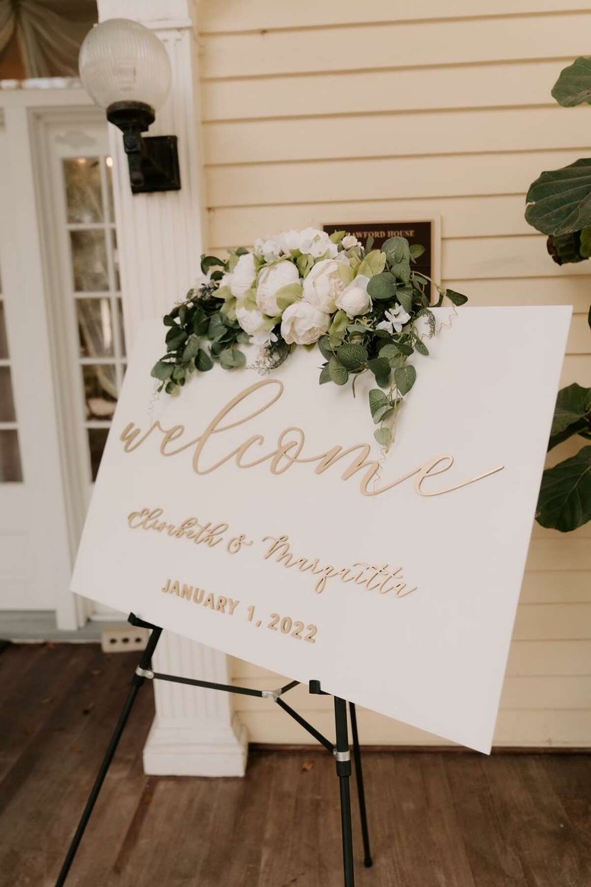 Former Houston mayor's daughter marries longtime girlfriend in historic ...