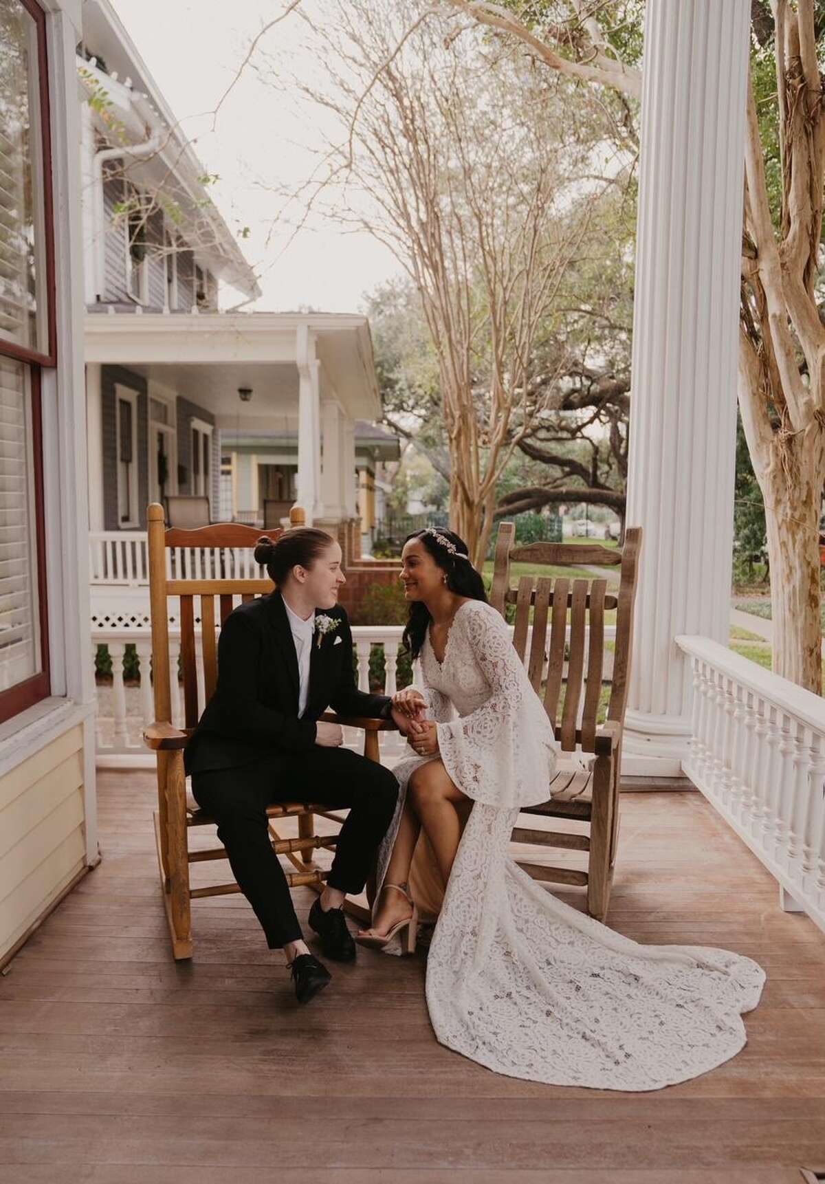 Former Houston mayor's daughter marries longtime girlfriend in historic ...