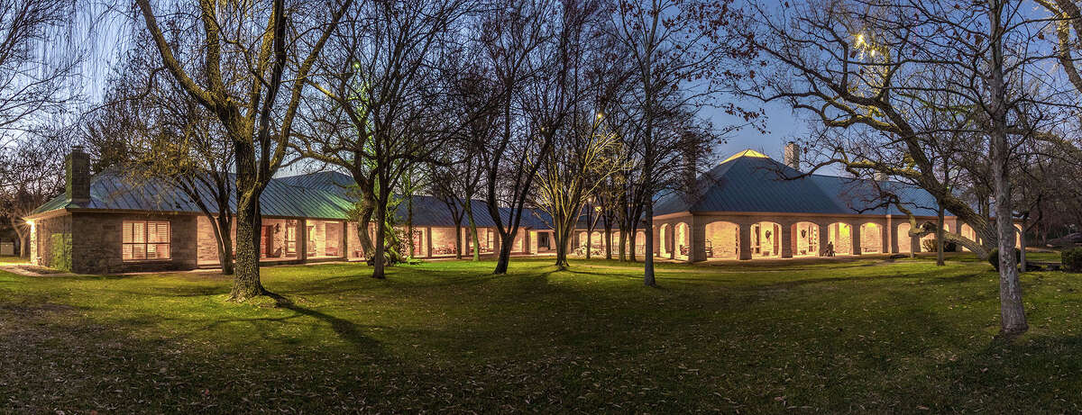 Texas oil baron's 65-acre ranch up for $170M, has links, pub, skeet range