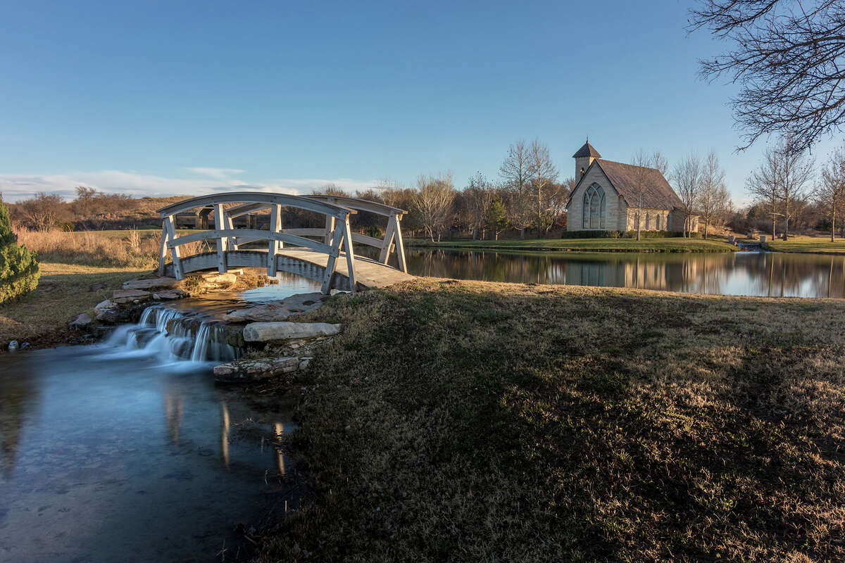Texas oil baron's 65-acre ranch up for $170M, has links, pub, skeet range