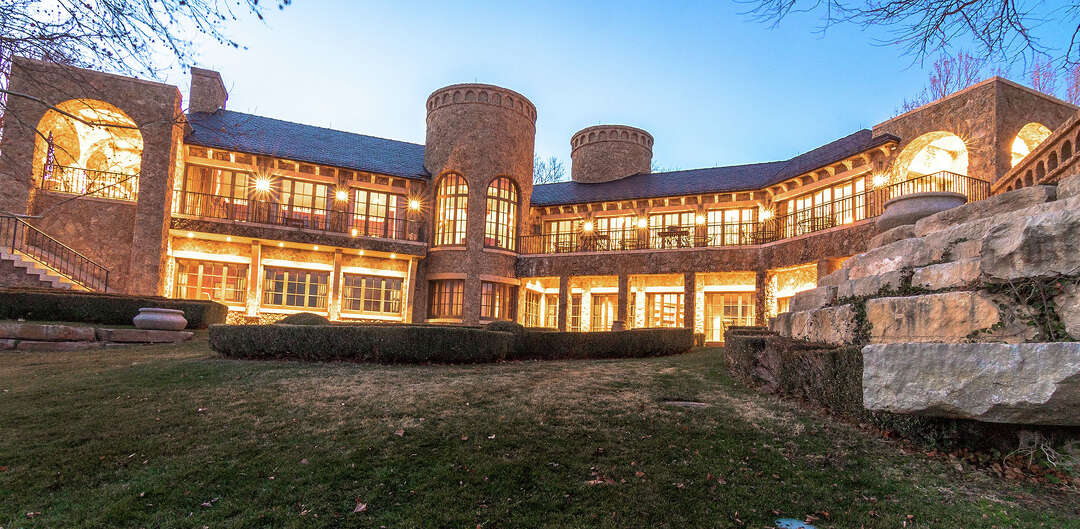 Texas oil baron's 65-acre ranch up for $170M, has links, pub, skeet range