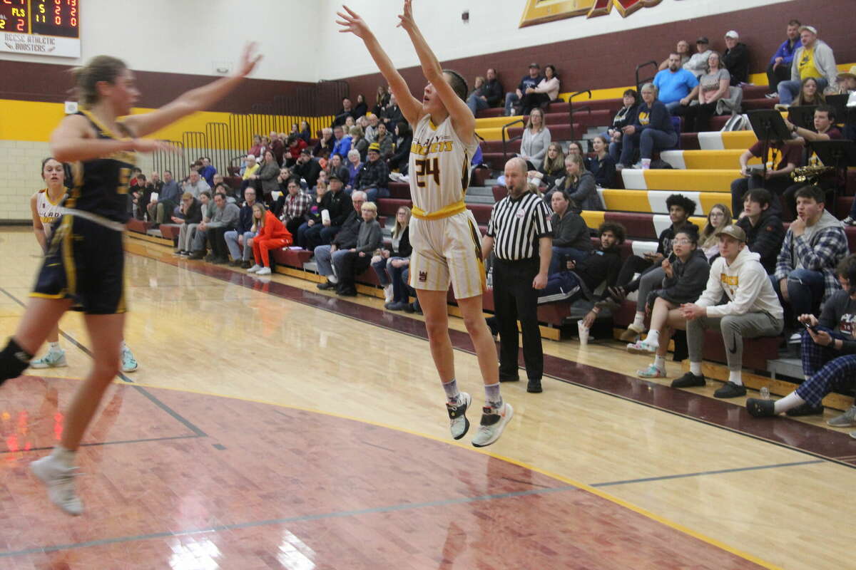 Lady Rockets defeat Lady Hatchets in rescheduled Tribune Game of the Week