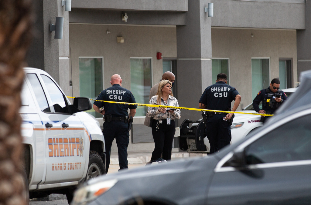 Murder suspect shot and killed as authorities try to execute warrant at ...