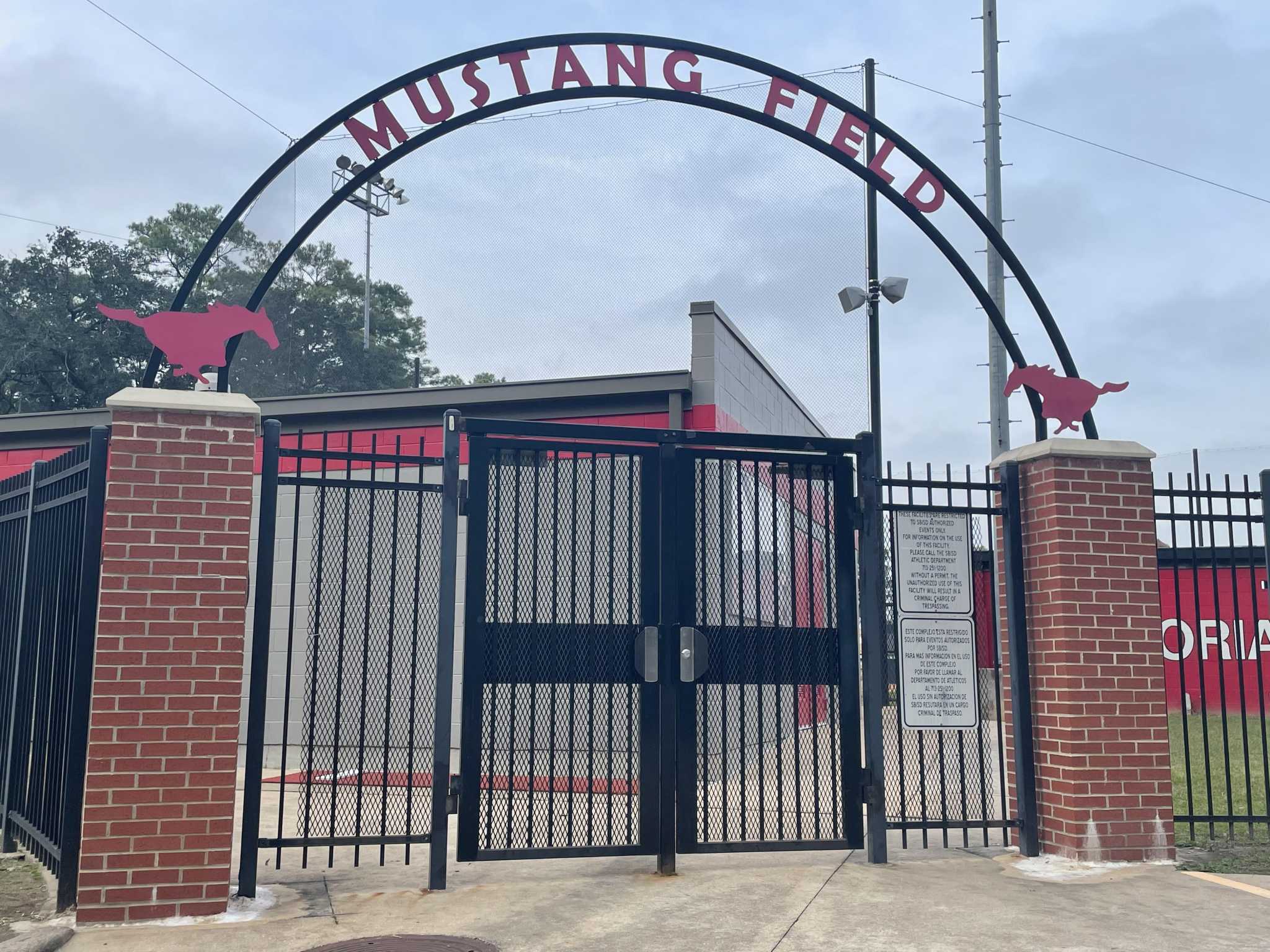 Softball: Memorial Lady Mustangs look to overcome youth, lack of ...