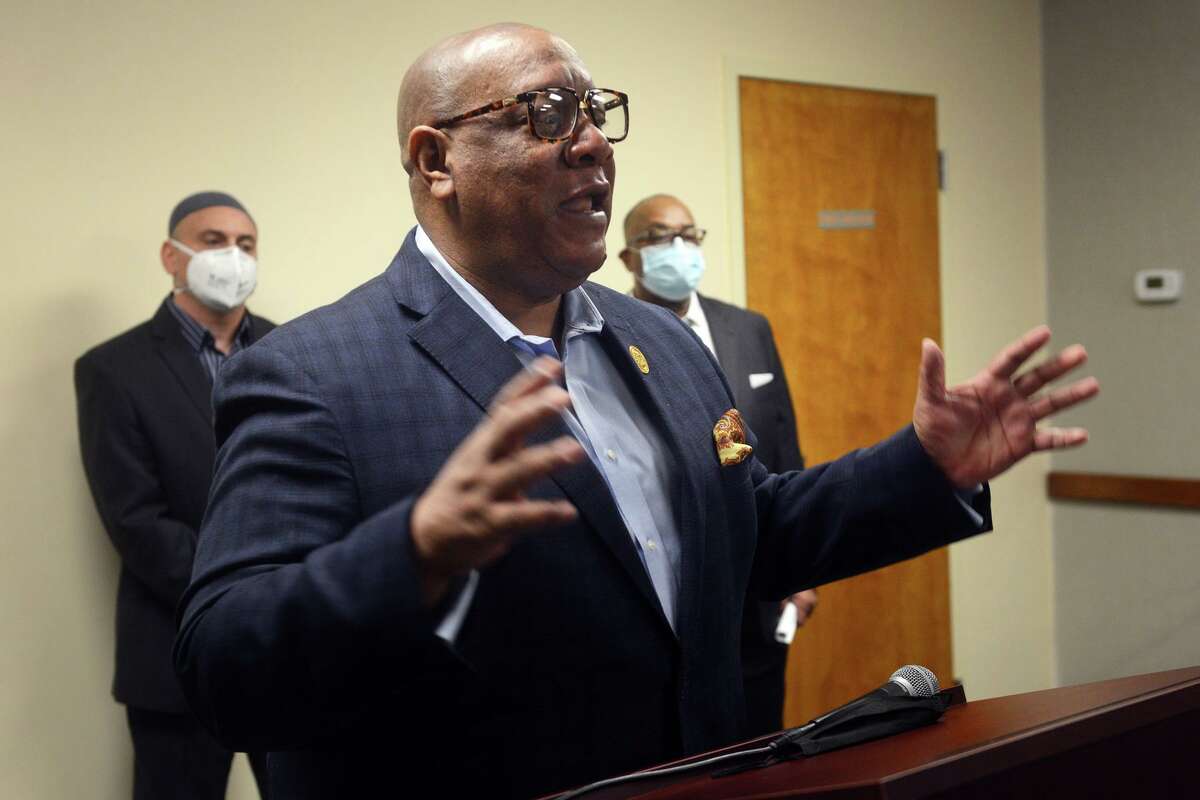 Experts: CT state police false tickets probe lacks independence