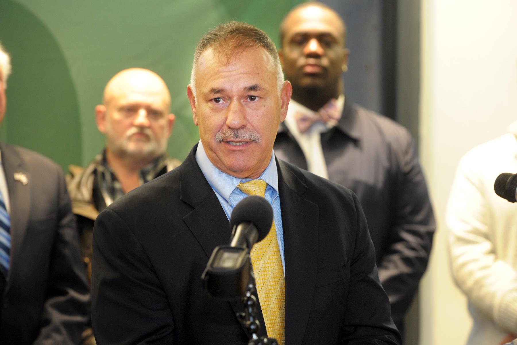 Diamantis, other state officials met with unions and industry to solve ...