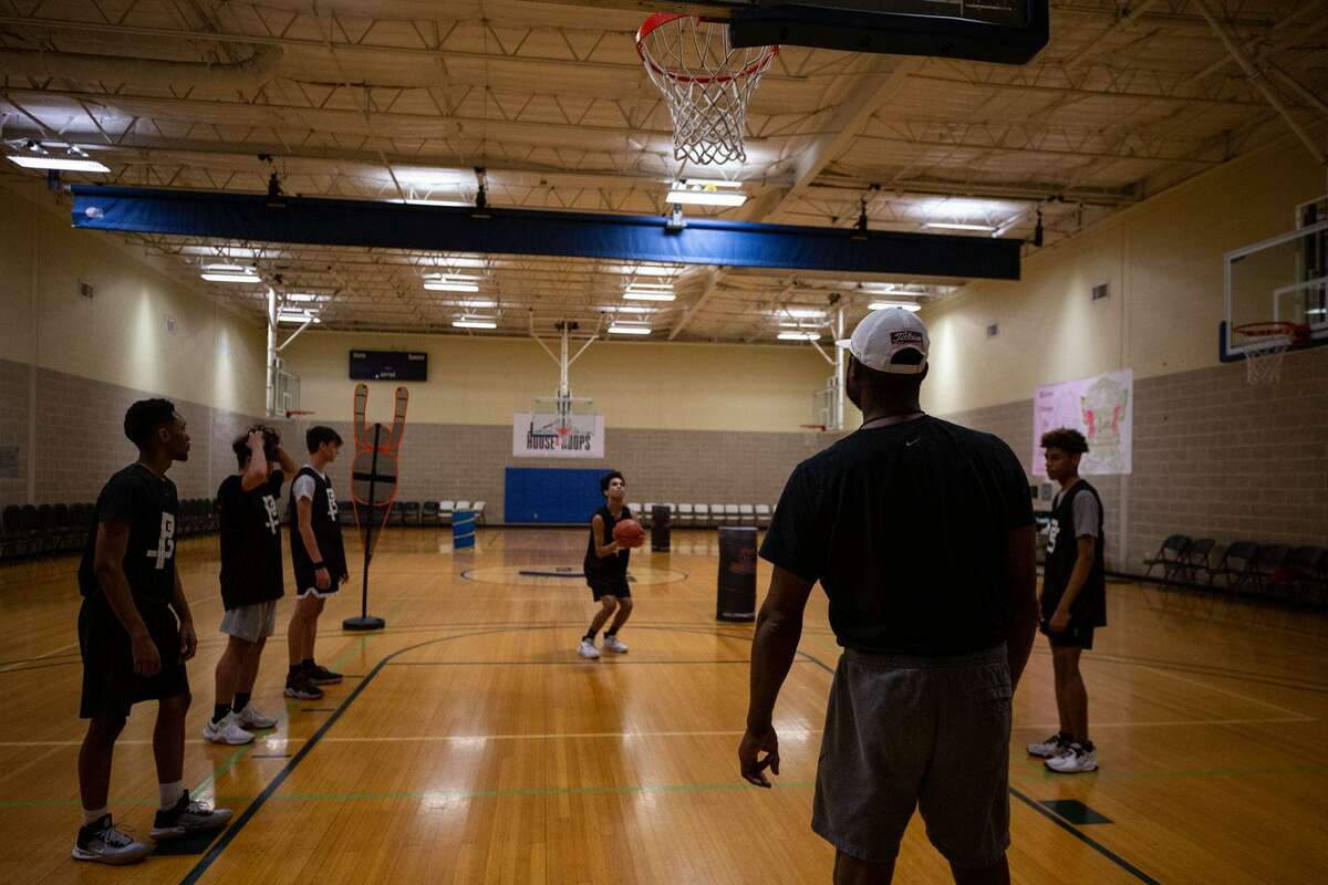 San Antonio youth basketball program Nike ProSkills gets help from ...