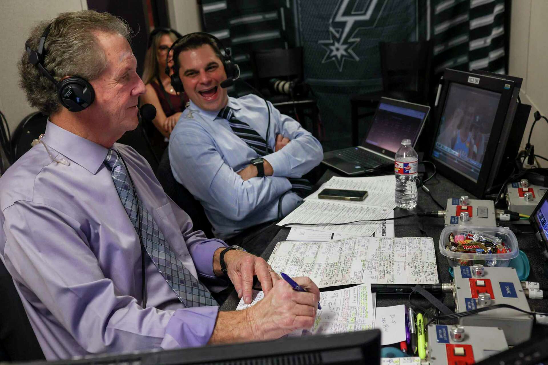 Spurs' broadcaster Bill Land announces retirement