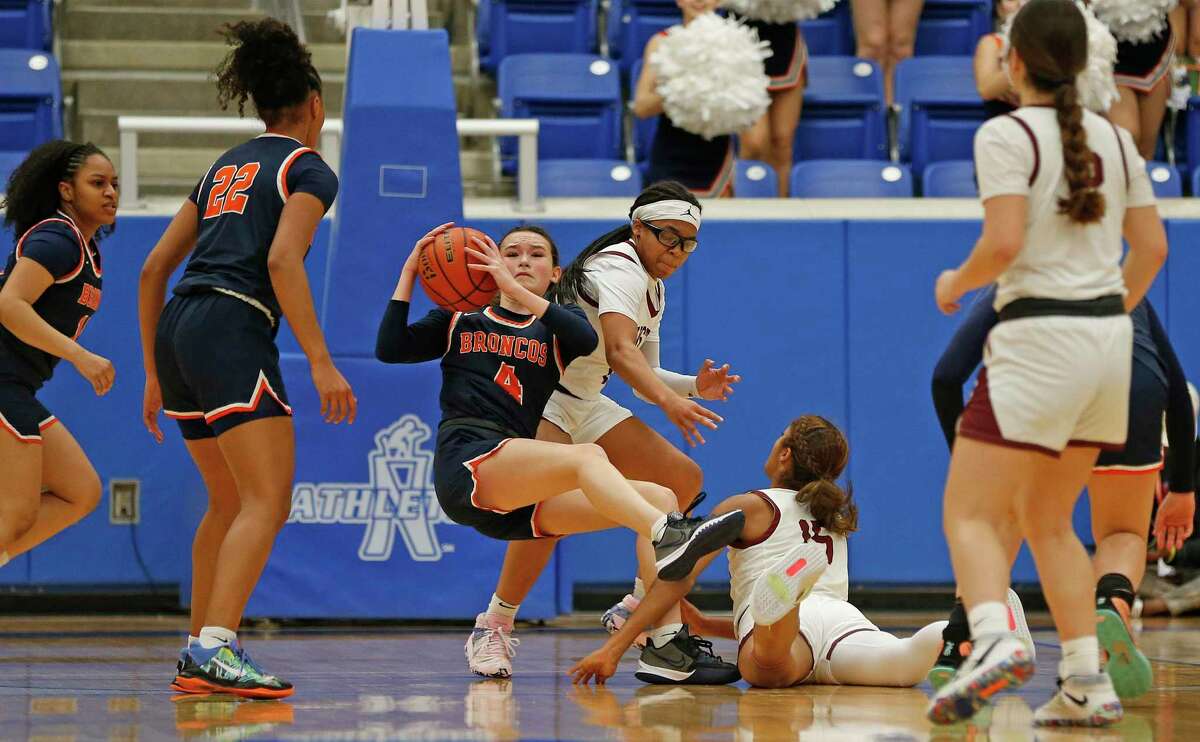 Brandeis girls fall to Austin High in second round