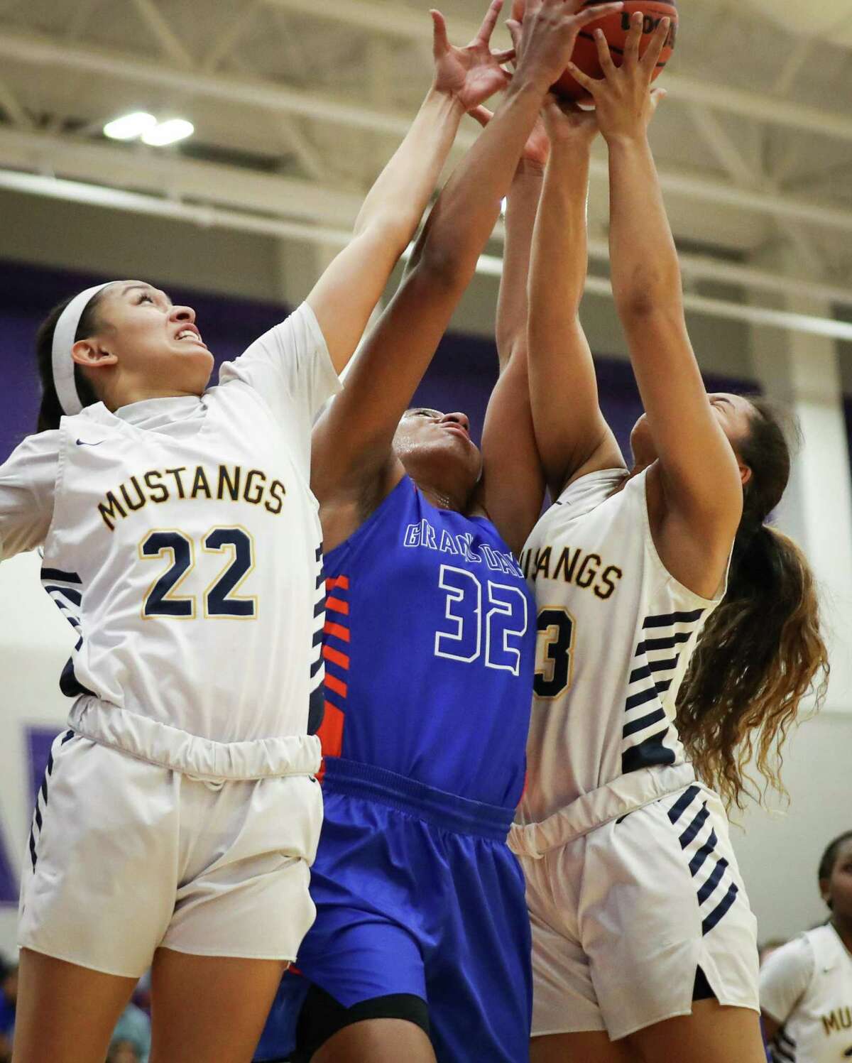 Grand Oaks uses late run to eliminate Cypress Ranch