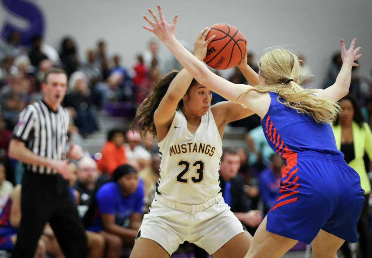 Grand Oaks uses late run to eliminate Cypress Ranch