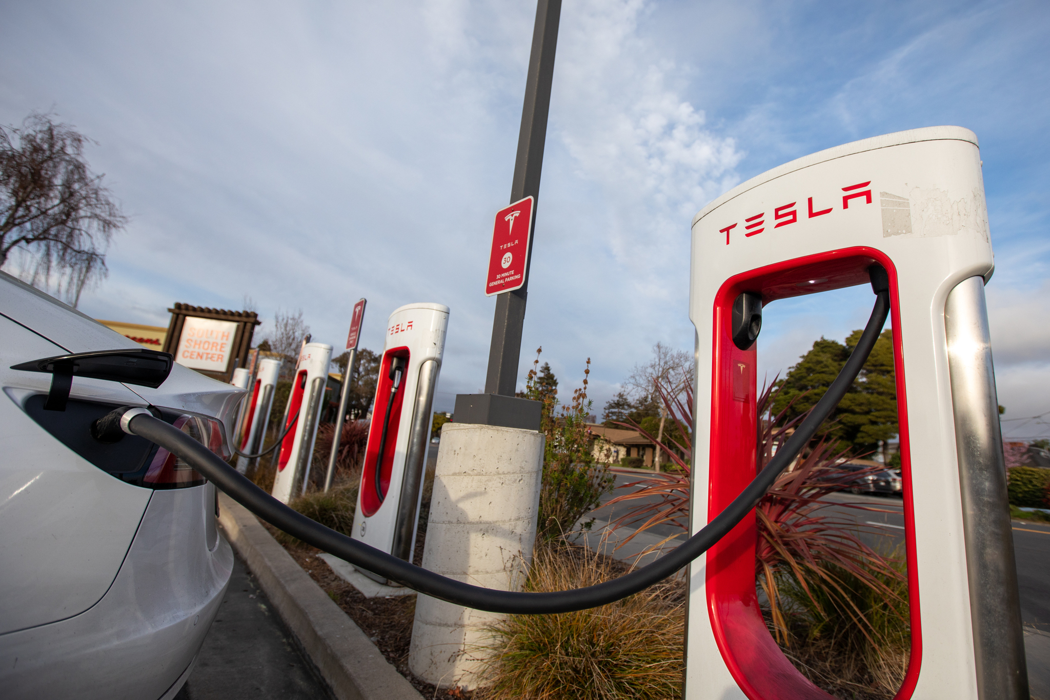 Tesla recalls 130,000 cars over 'lagging' touchscreen glitch