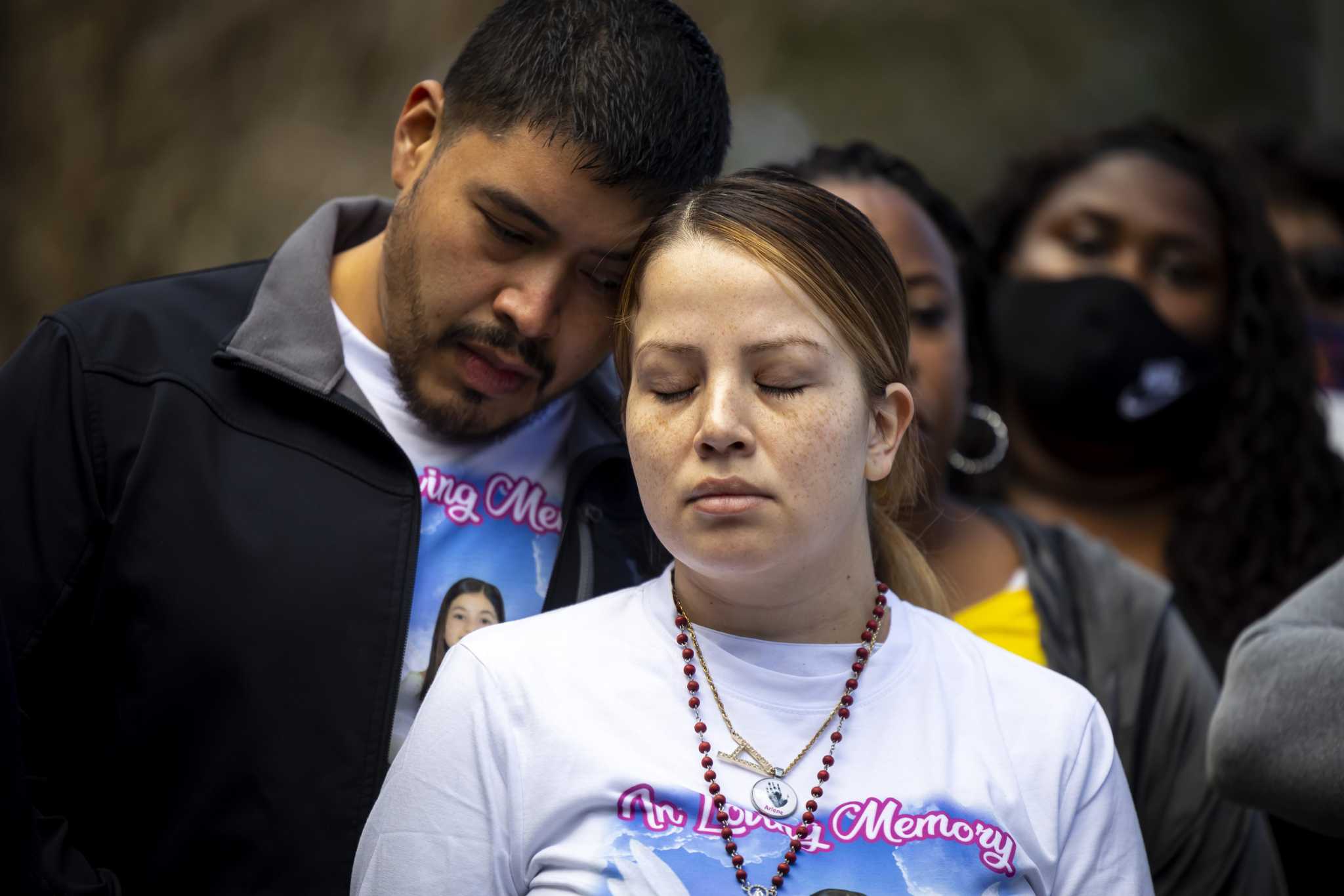 Family of Arlene Alvarez calls for an end to gun violence against ...