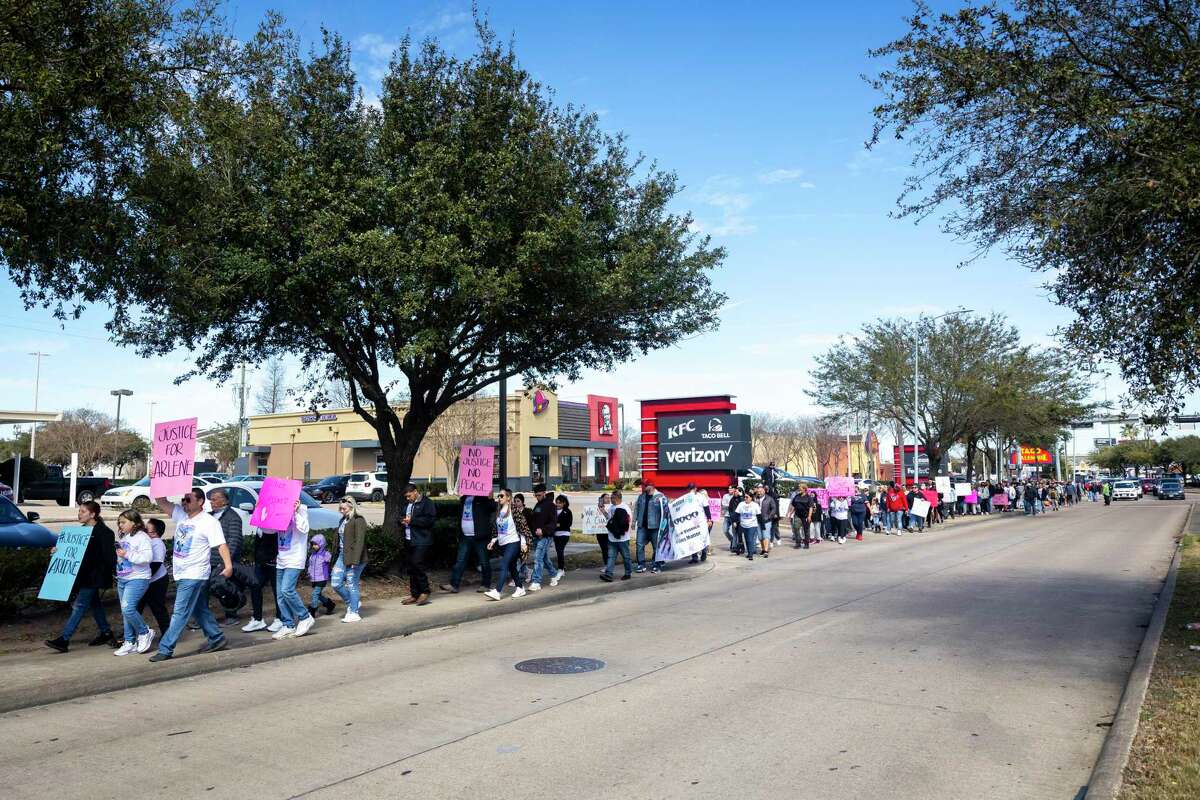 Family of Arlene Alvarez calls for an end to gun violence against ...