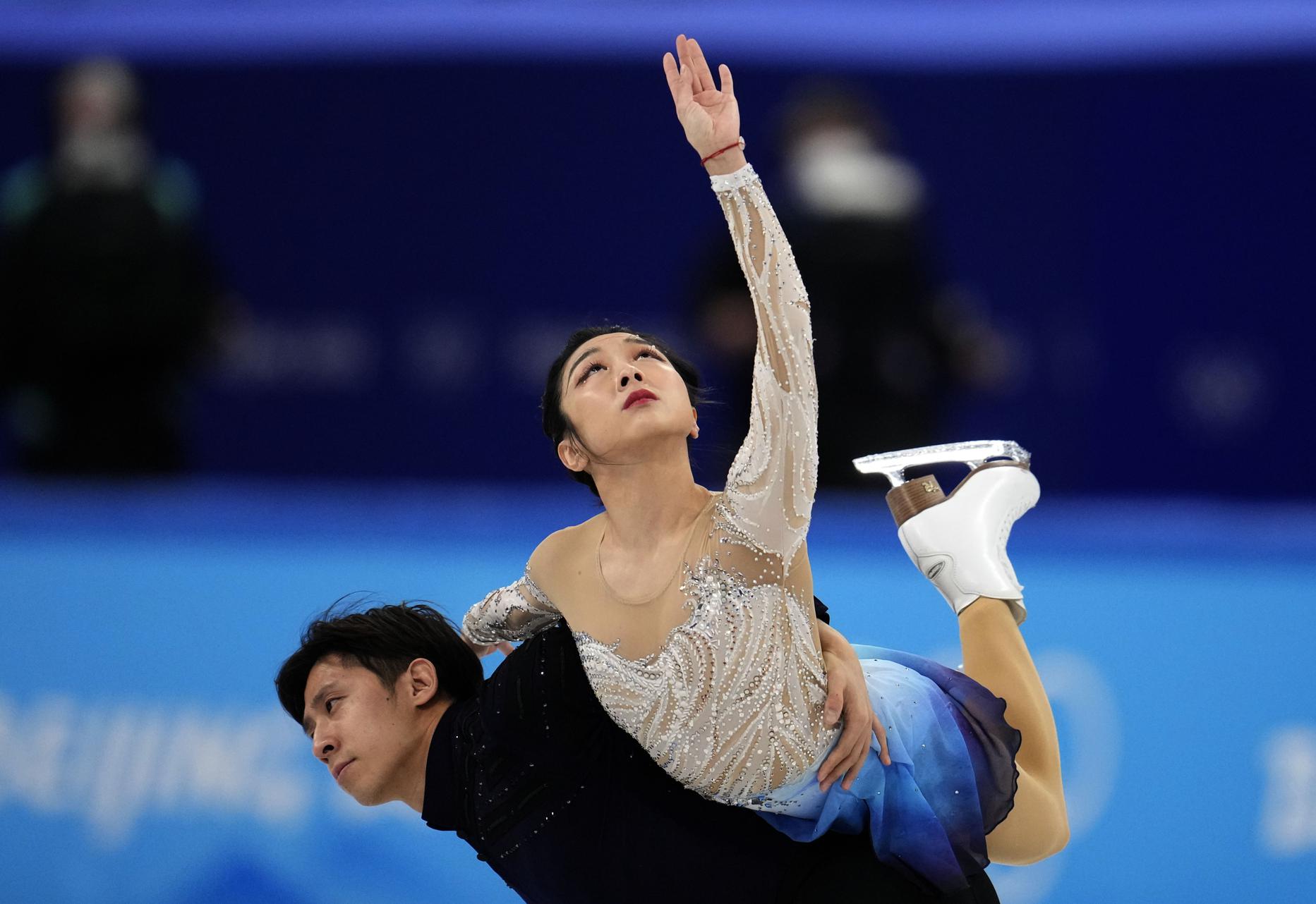 China captures Olympic gold in pairs skating