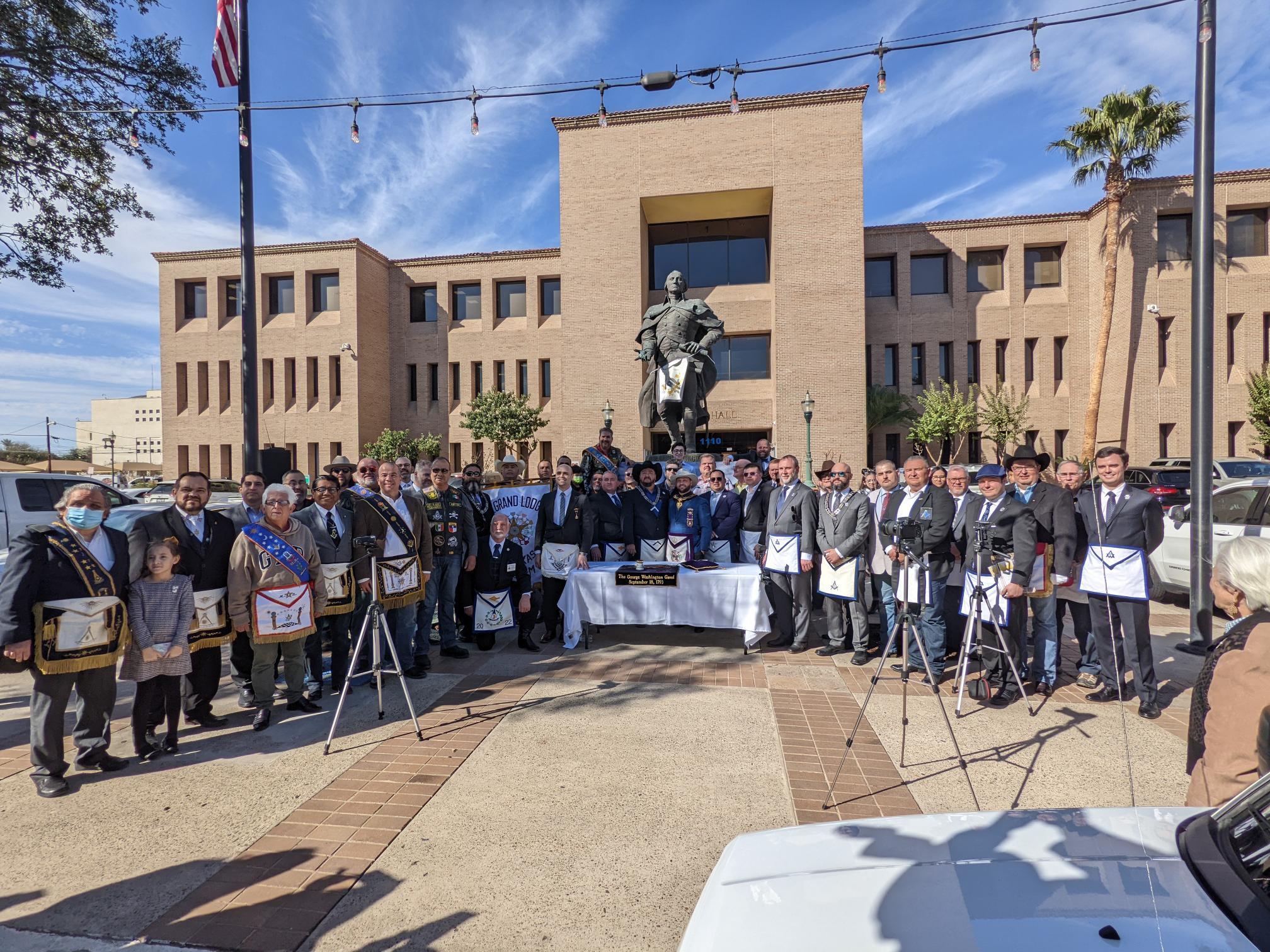 Masonic Lodge honors George Washington in front of City Hall