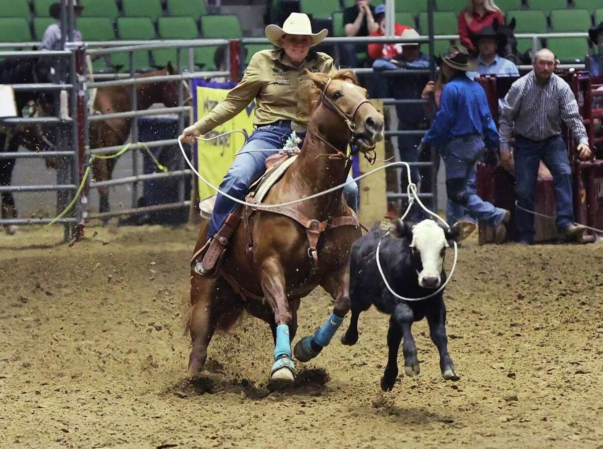 ‘Fastest girl wins:’ Ladies Breakaway Roping a crowd favorite at San ...