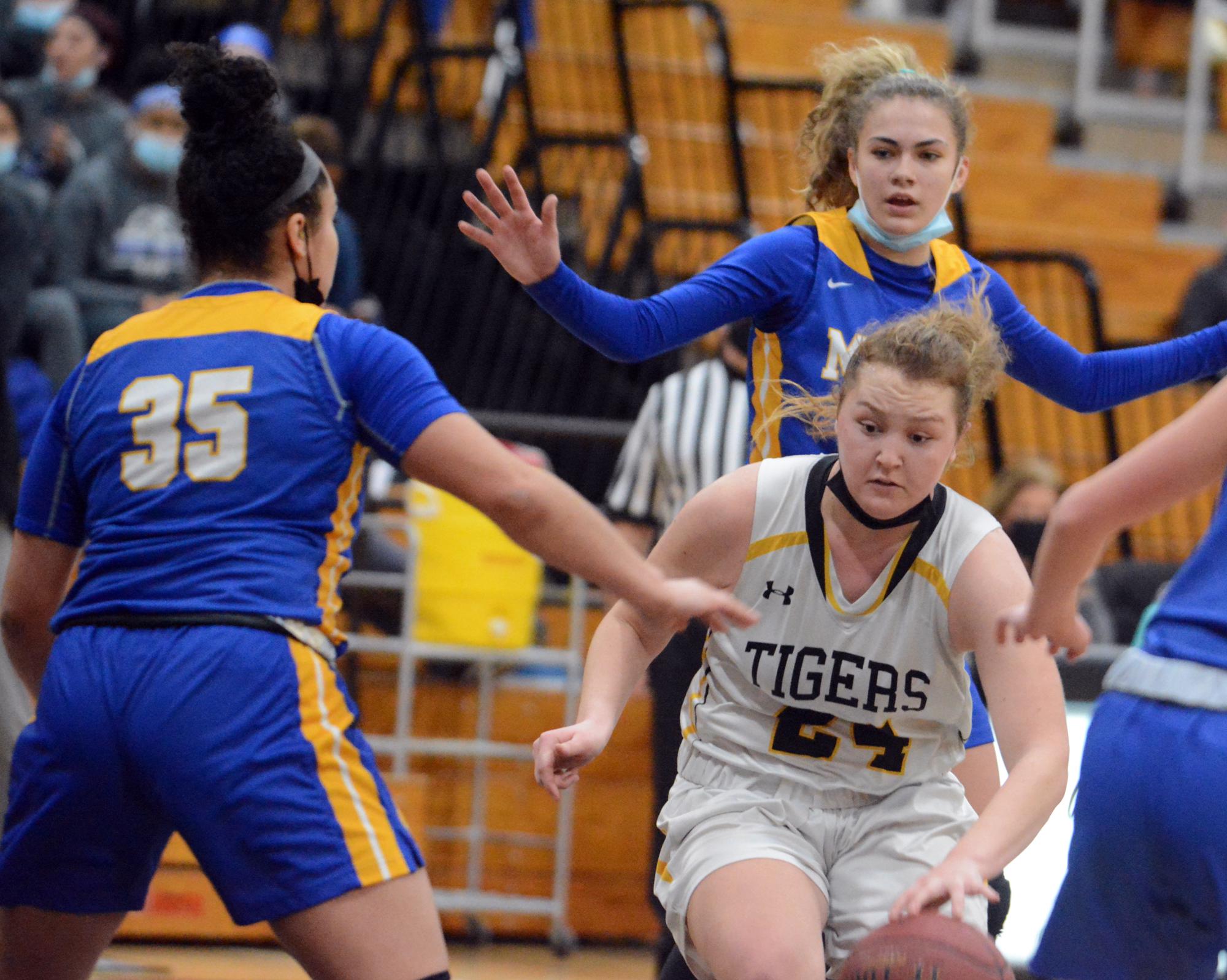 Sacred Heart Academy, Hand advance to SCC girls basketball championship ...