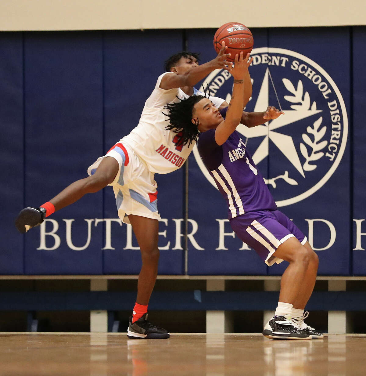 Angleton takes down Madison in bi-district round