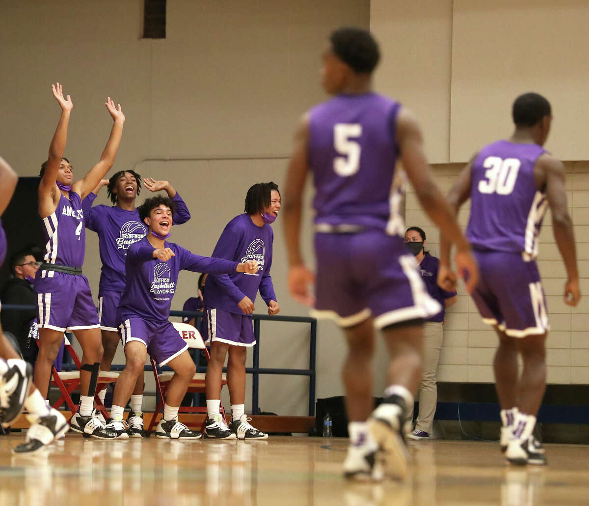 Angleton takes down Madison in bi-district round