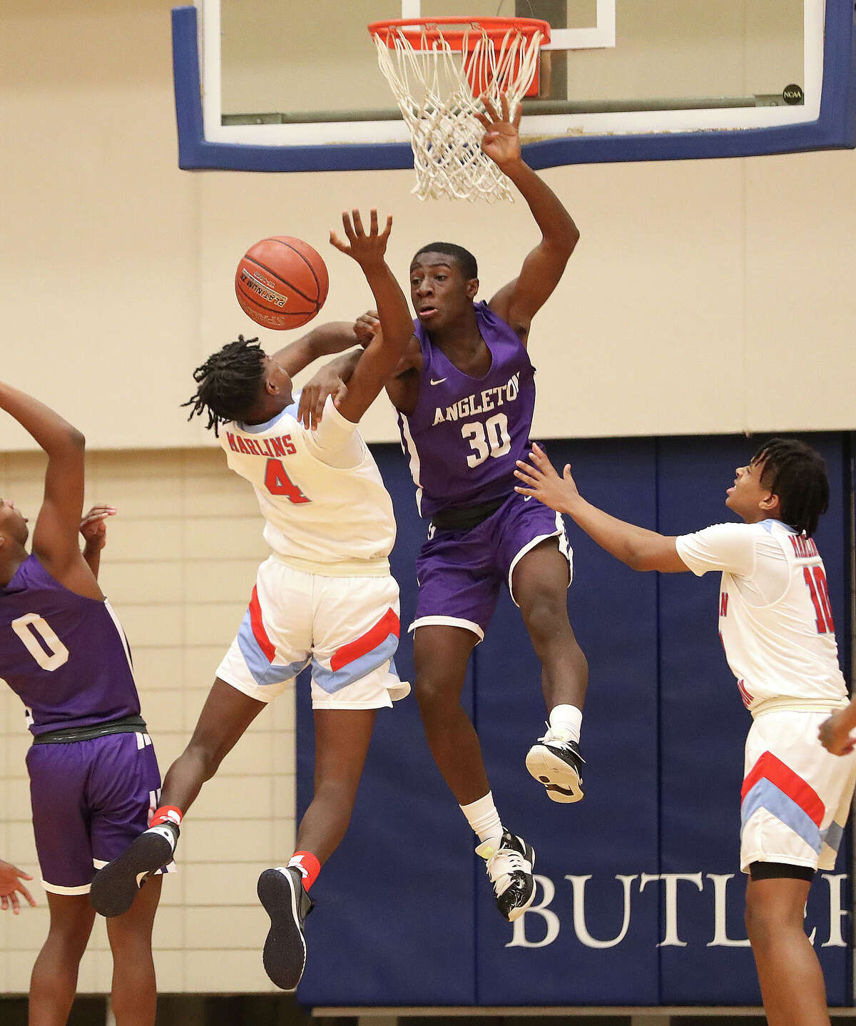 Angleton takes down Madison in bi-district round