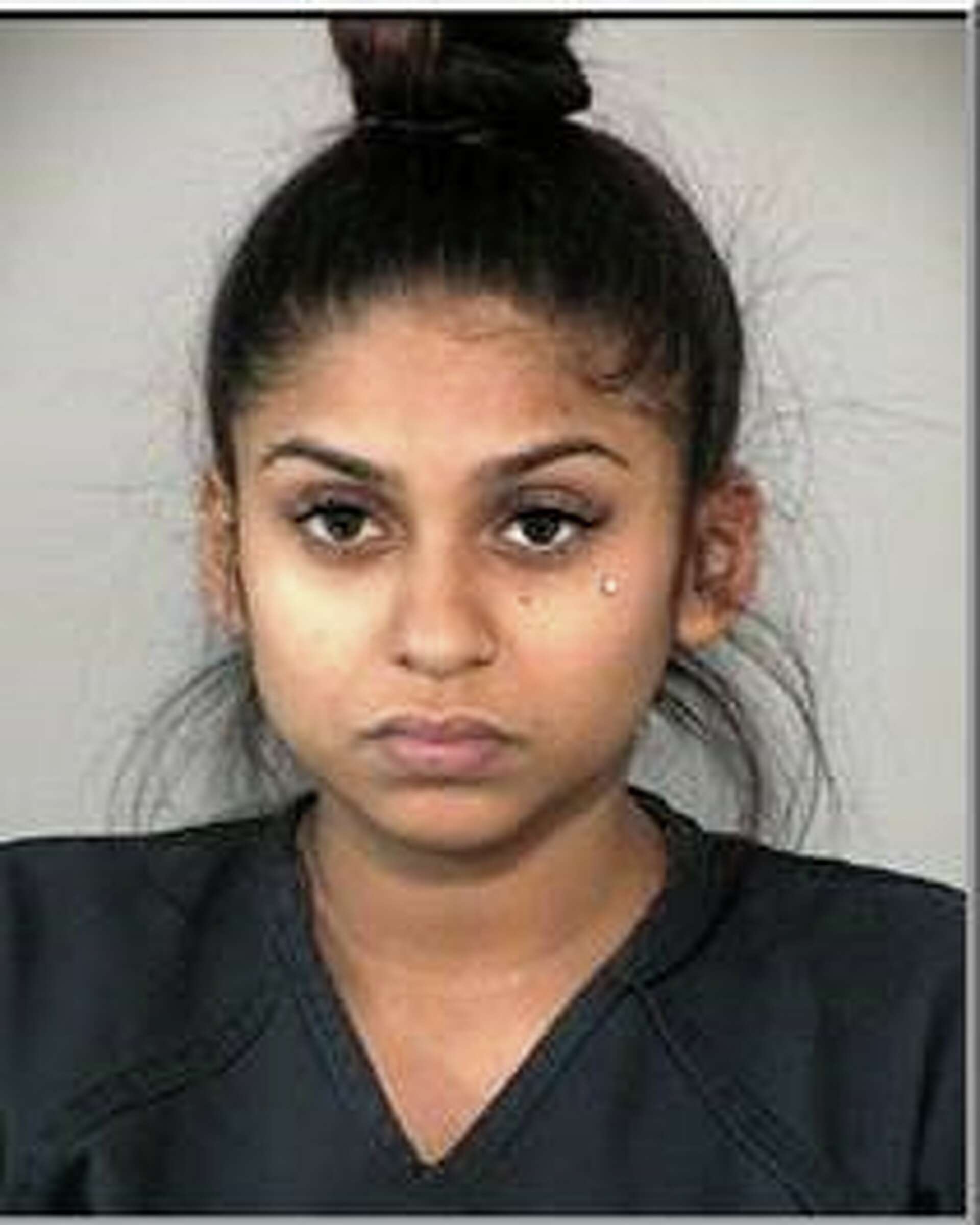 19-year-old Richmond woman accused of stabbing her older sister to death