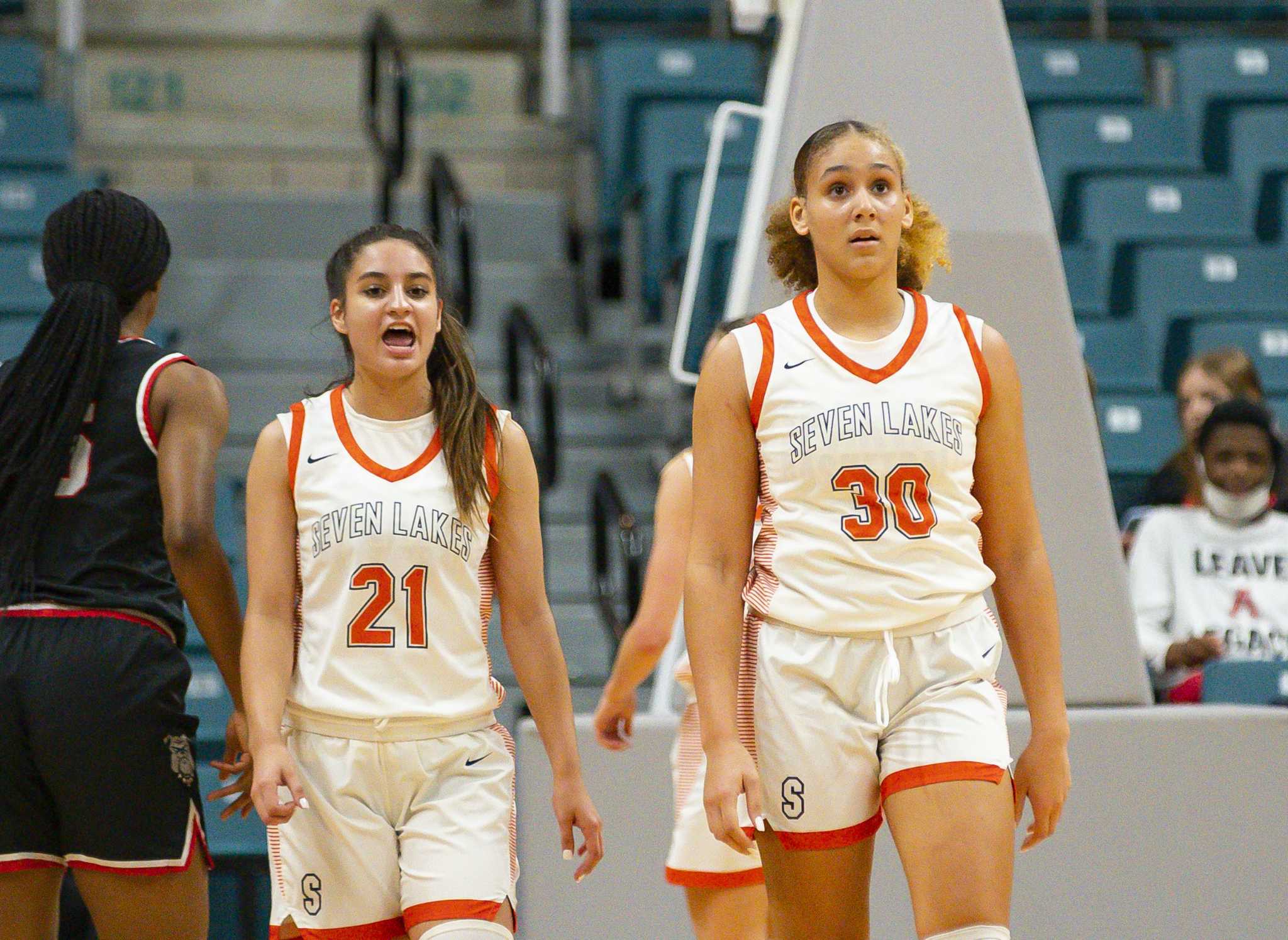 Justice Carlton dominates as Seven Lakes downs Fort Bend Austin in ...