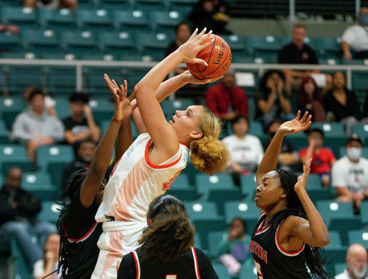 Justice Carlton dominates as Seven Lakes downs Fort Bend Austin in ...