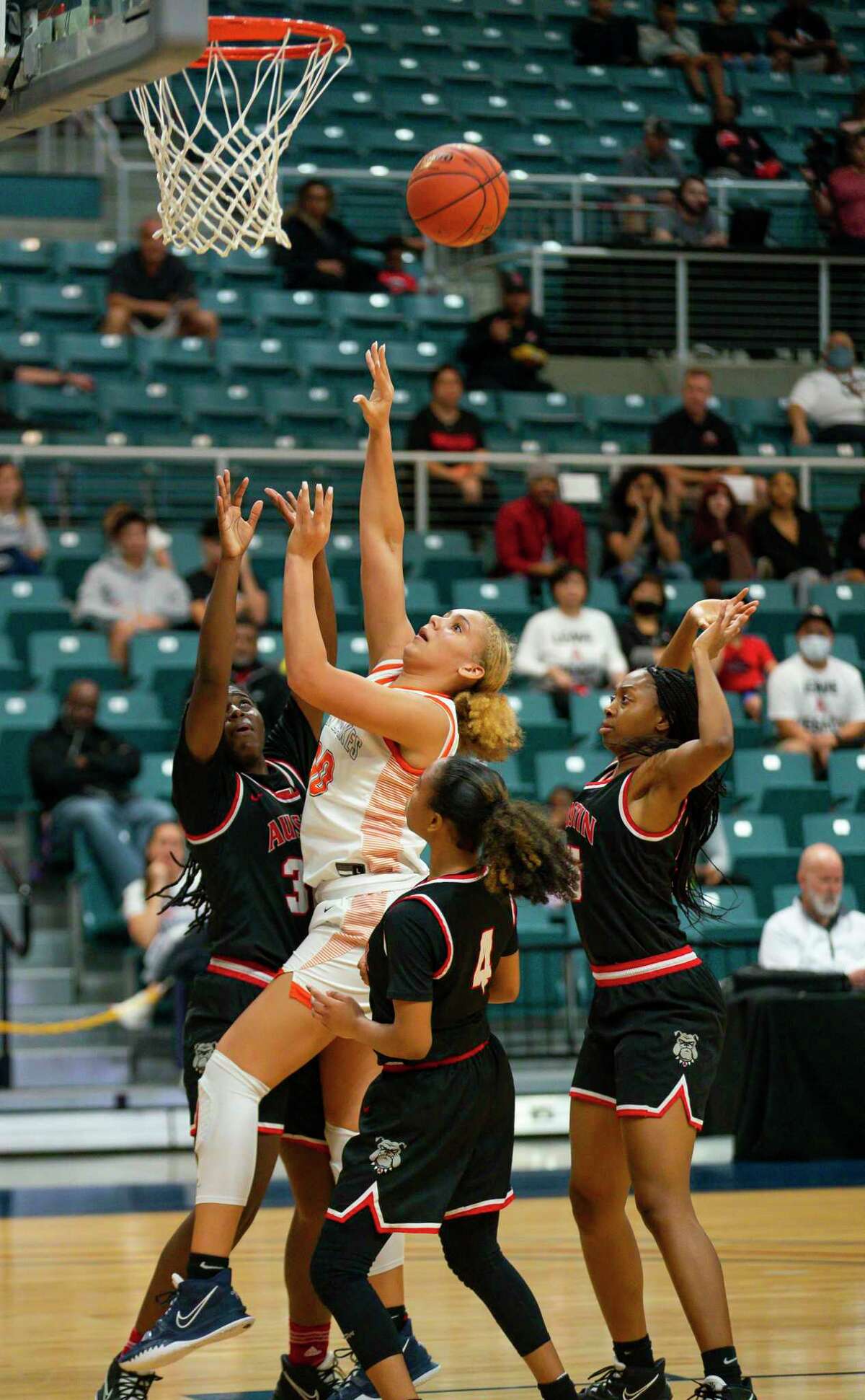 Justice Carlton dominates as Seven Lakes downs Fort Bend Austin in ...