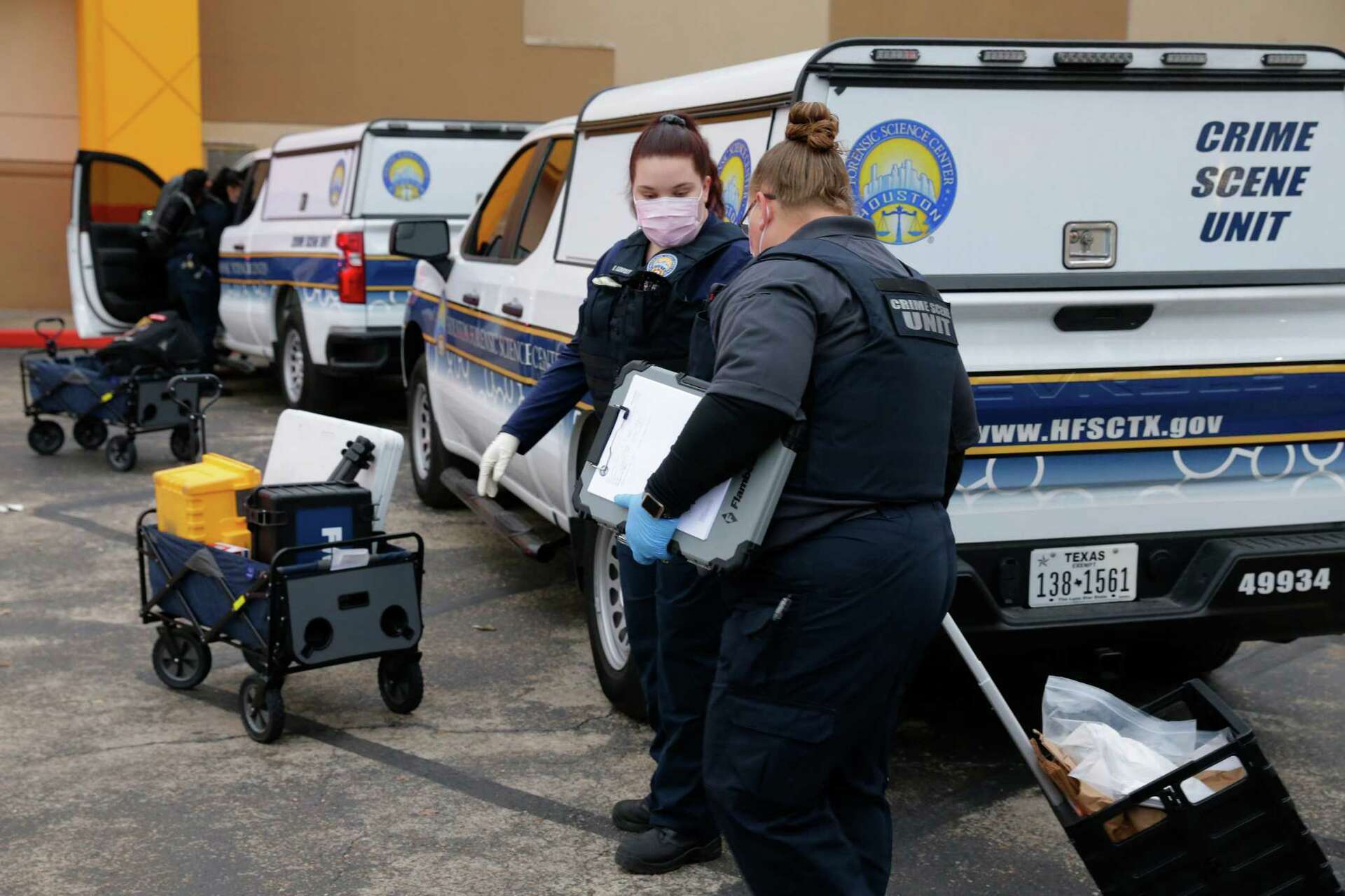 Houston crime lab: 4 forensic analysts leave amid conflict of interest