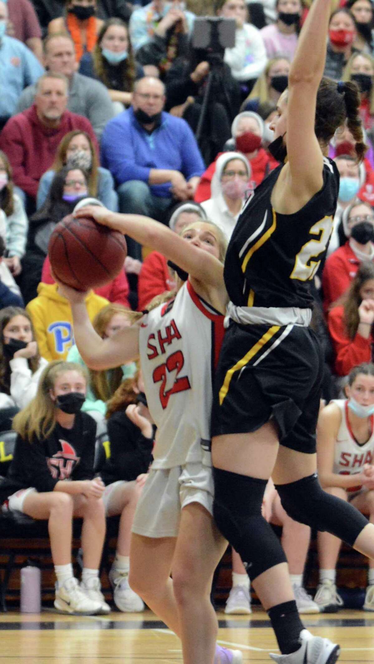 Sacred Heart Academy wins first SCC girls basketball title in 26 years