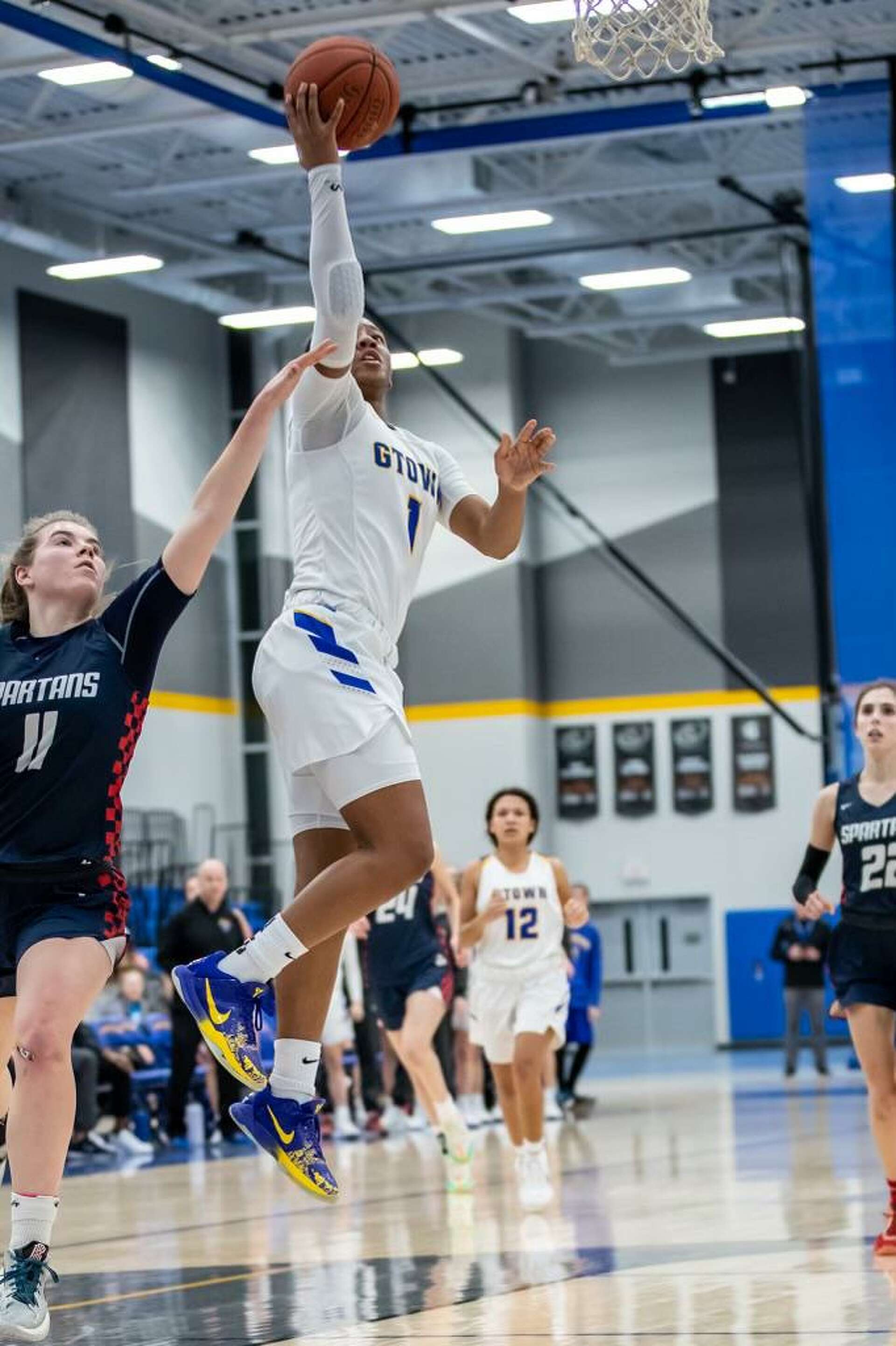 Meet KK Arnold, the UConn women’s basketball recruit who could replace ...