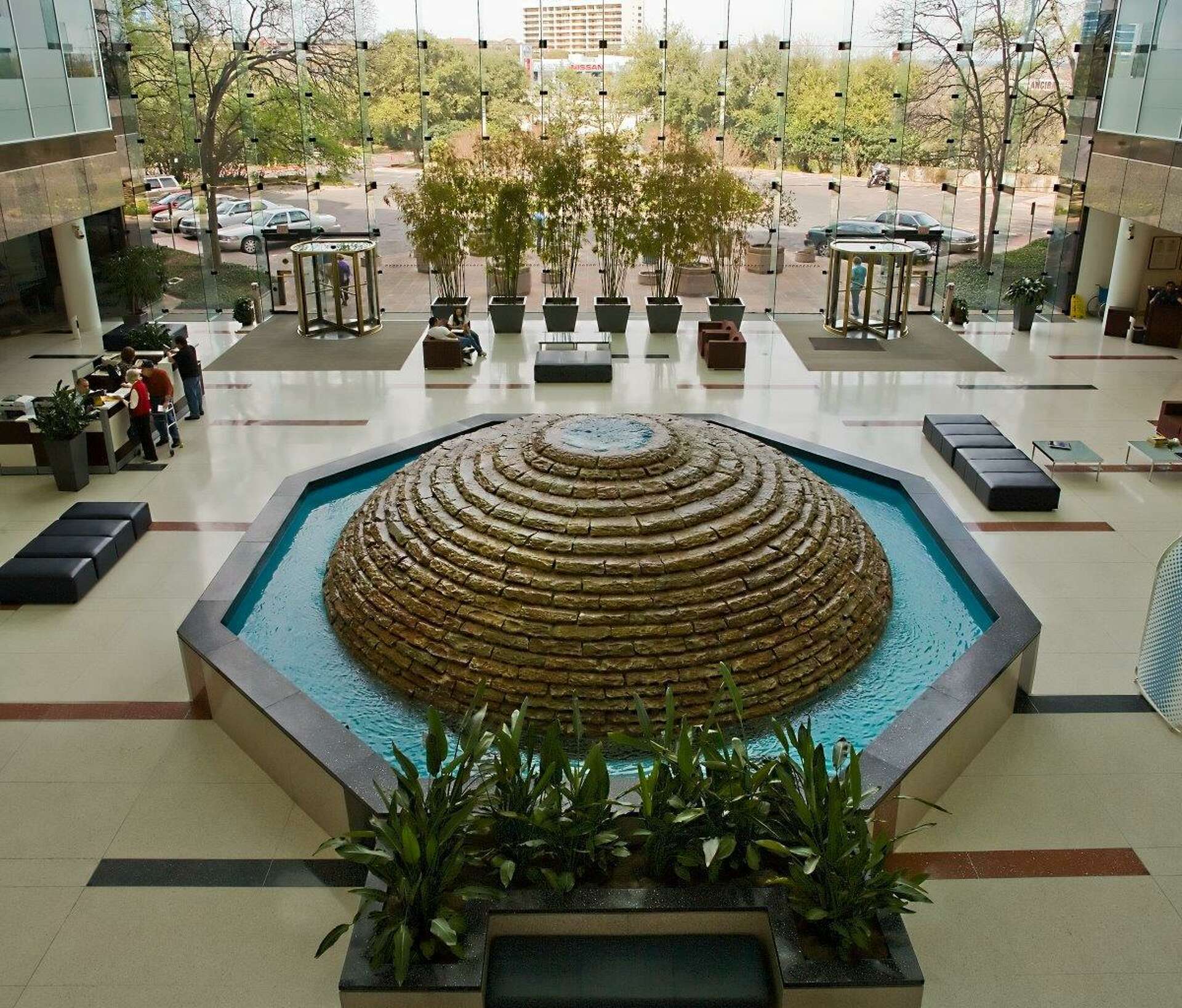 San Antonio’s USAA Bank racks up huge losses on falling revenue, rising ...