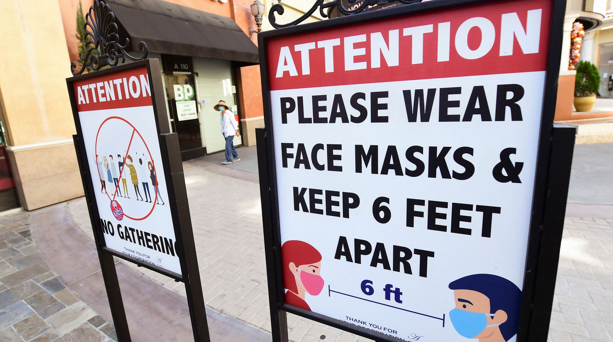 Houston drops mask requirements in city buildings as COVID-19 cases drop