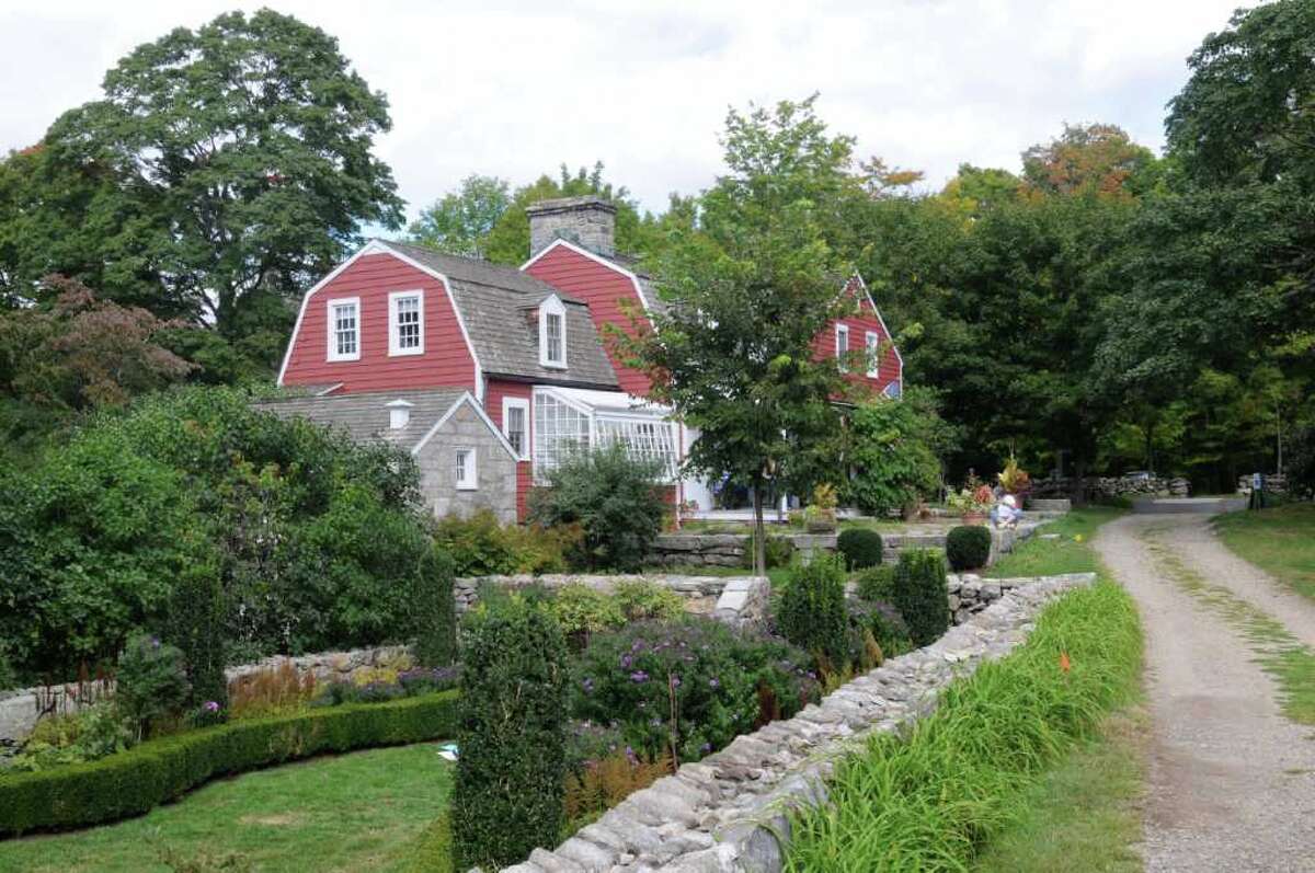 Anyone can paint at Weir Farm