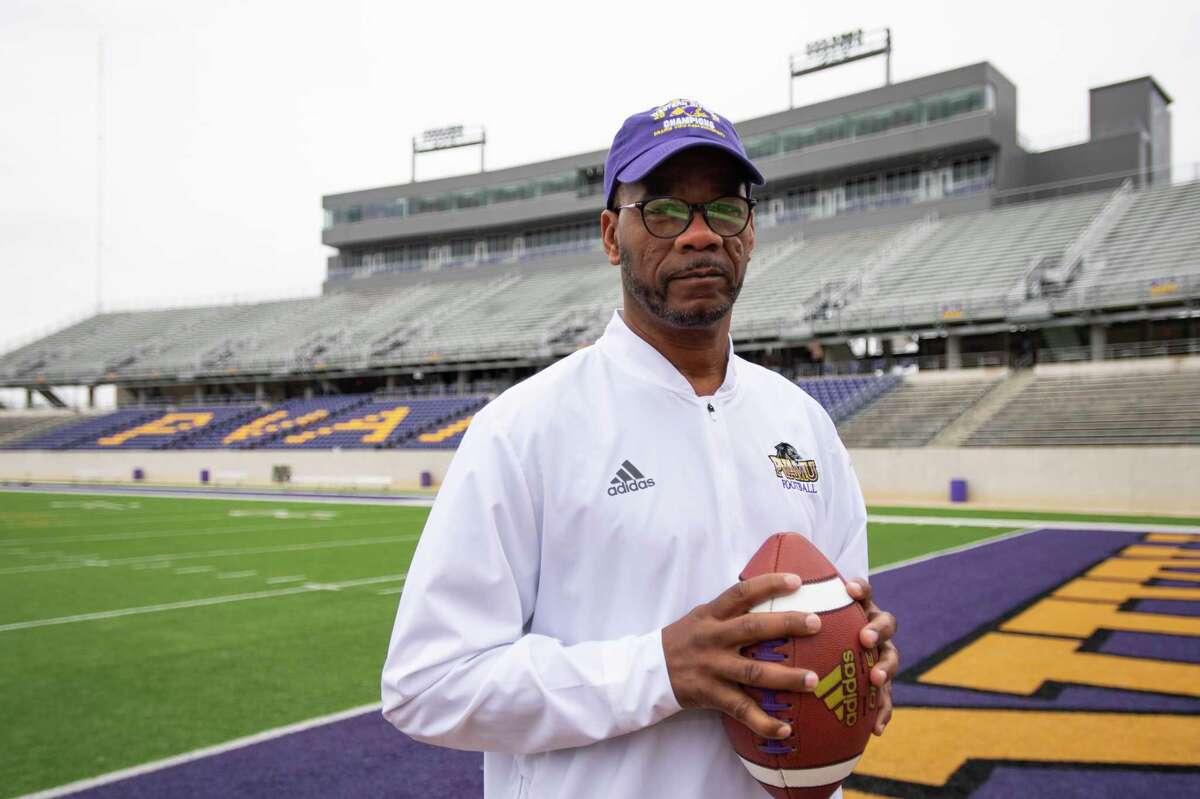 Houston Oilers legend Bubba McDowell wants to make impact as Prairie ...