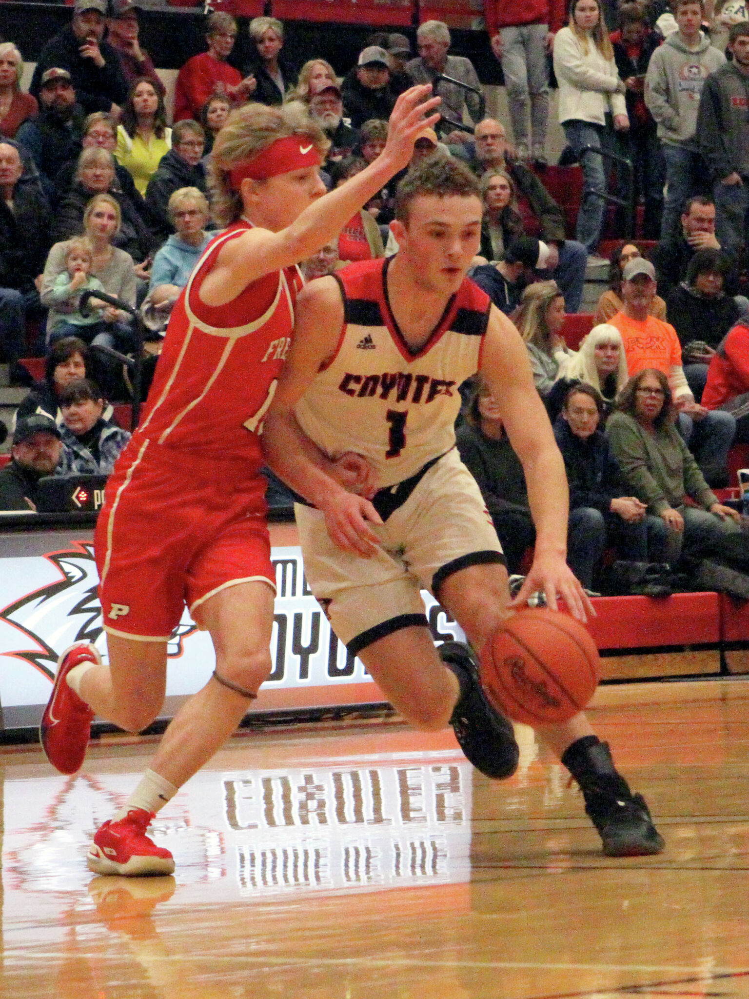 Boisterous crowd, tight defense propel Coyotes in victory over Fremont