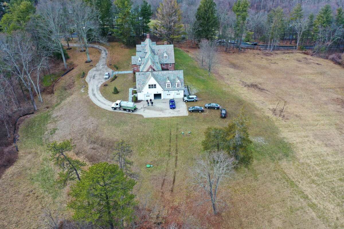 ‘Bone Finder’ flags disturbed areas, leading to dig at former Dulos ...