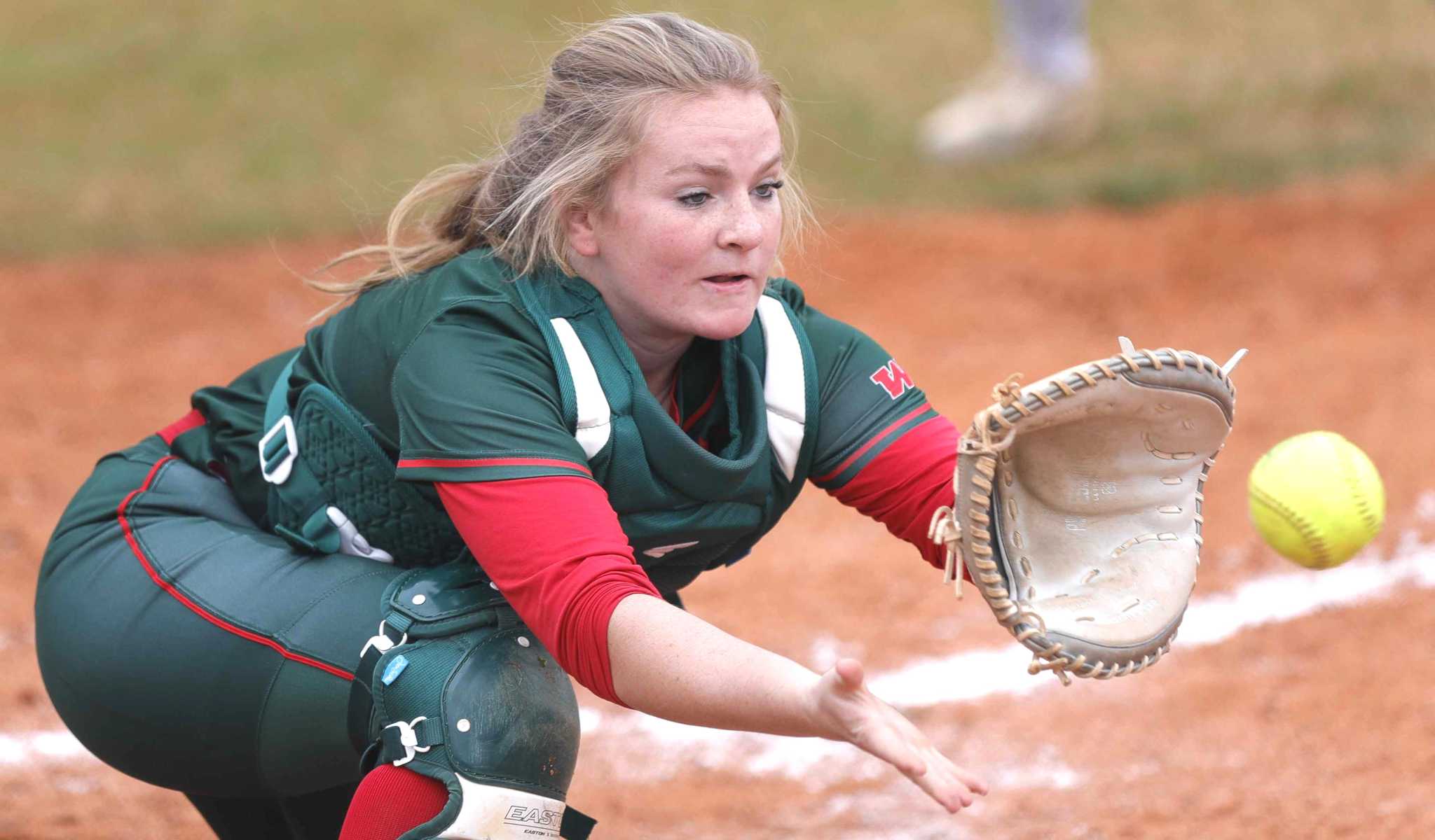 Softball roundup: The Woodlands wraps tourney with win over Klein Oak