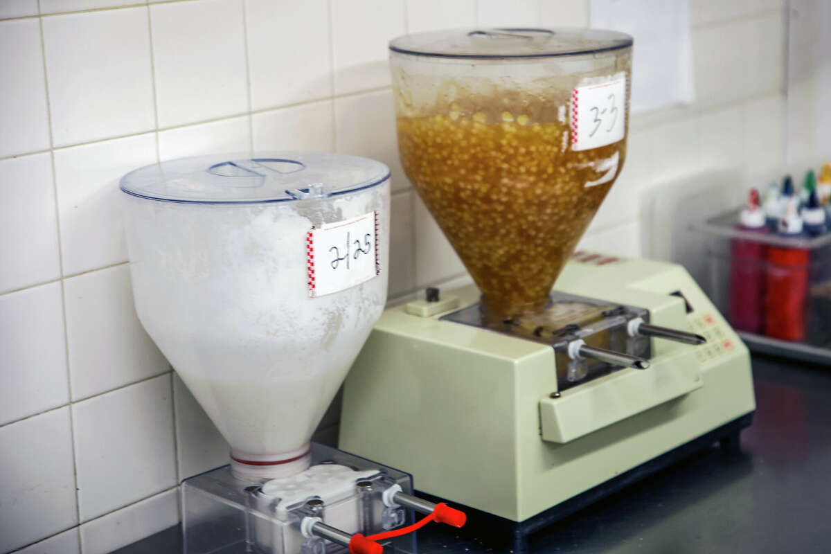 Video: Manistee store is one of the last Wescos to make prune paczki