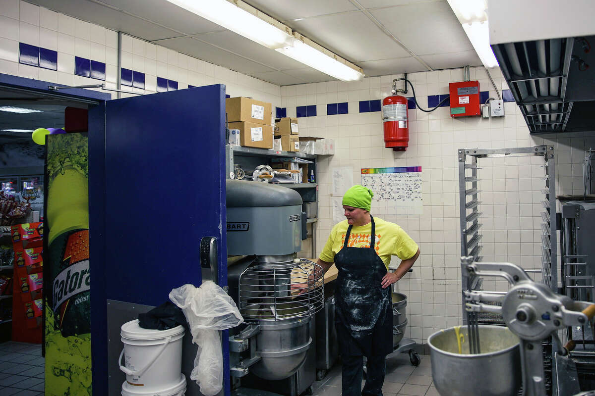 Video: Manistee store is one of the last Wescos to make prune paczki