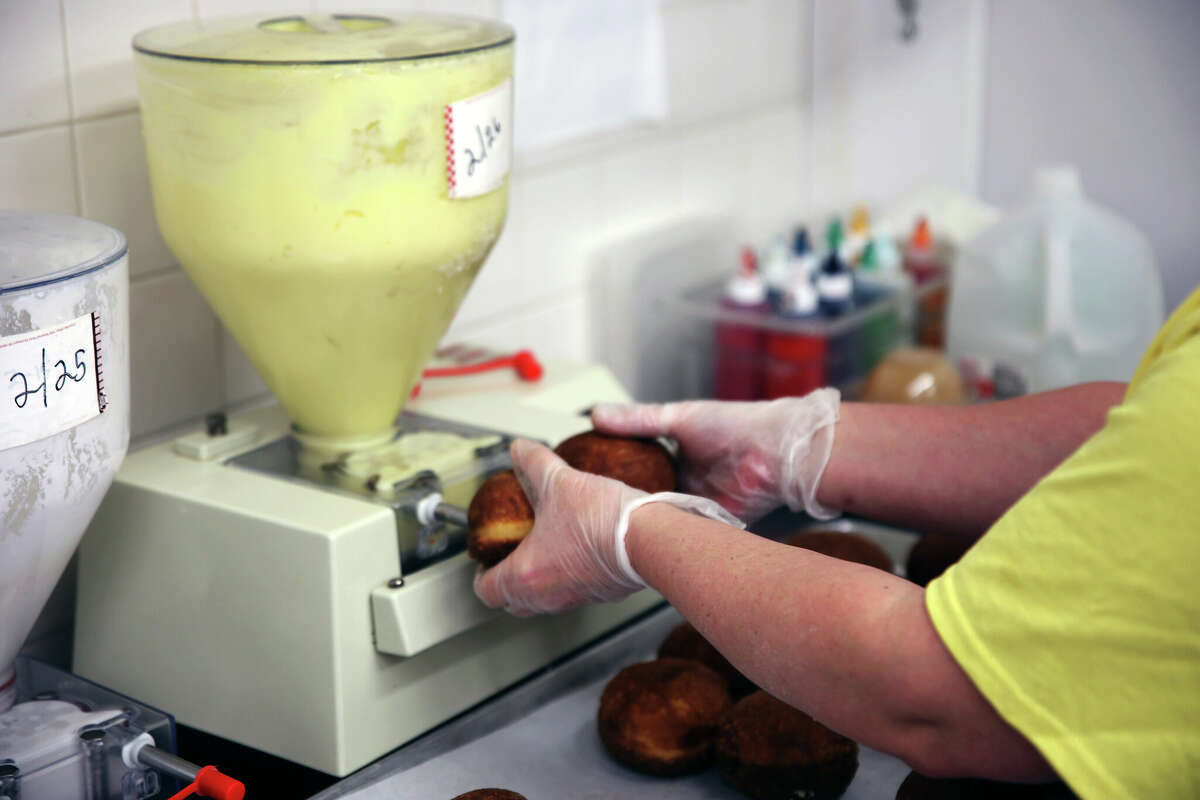 Video: Manistee store is one of the last Wescos to make prune paczki
